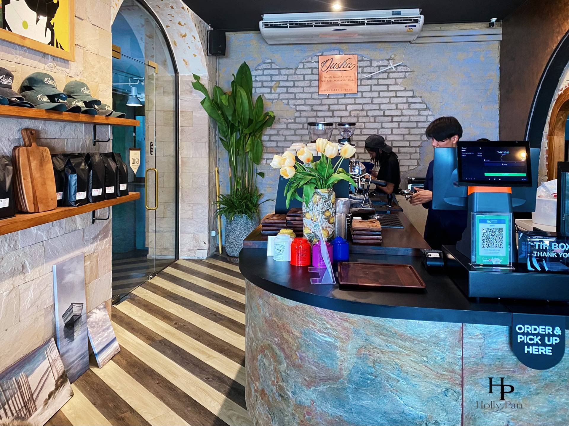 รูป Dusha Cafe' (ดูช่า คาเฟ่) Royal Phuket Marina @ Koh Kaew