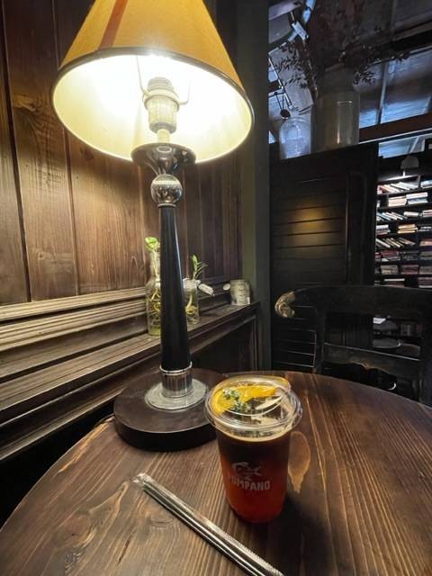 รีวิว Pompano Café du Musée เอกมัย 15 - กาแฟดี เงียบ บรรยากาศร้านดีงาม