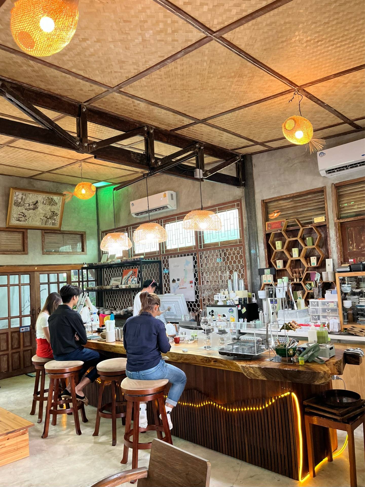 🌅 บรรยากาศบ้านตาชู. ร้าน Tachuhouse