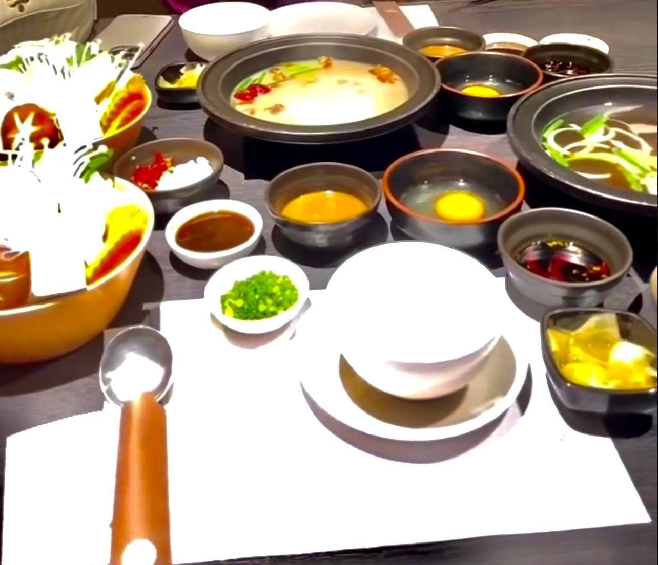 รูป HANJI Taiwanese Hot Pot ทองหล่อ