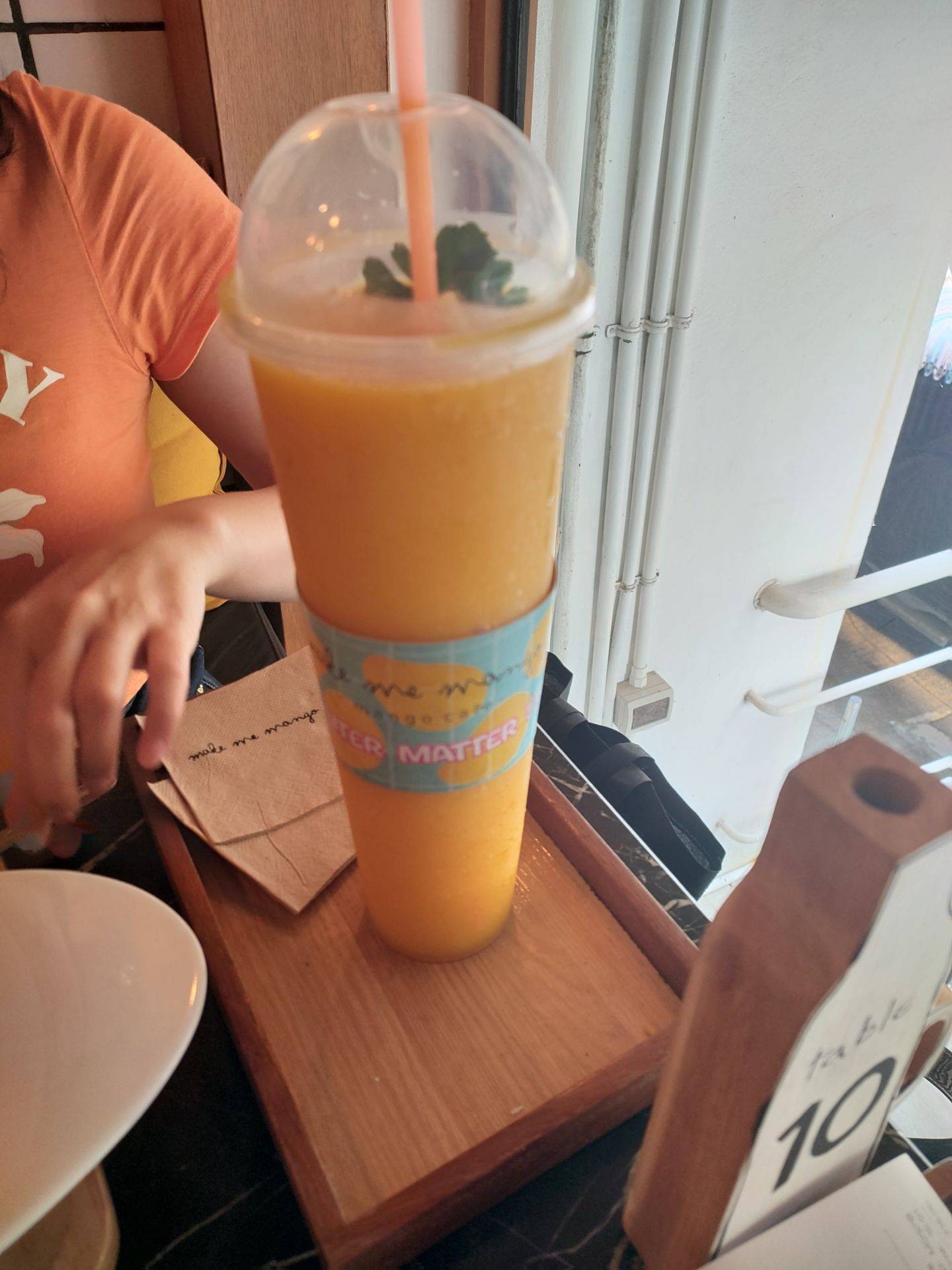 Mango smoothie PURE • มาเพื่อลองมะม่วงปั่นแต่เห็นมีเมนูของคาวด้วย ลอง ...