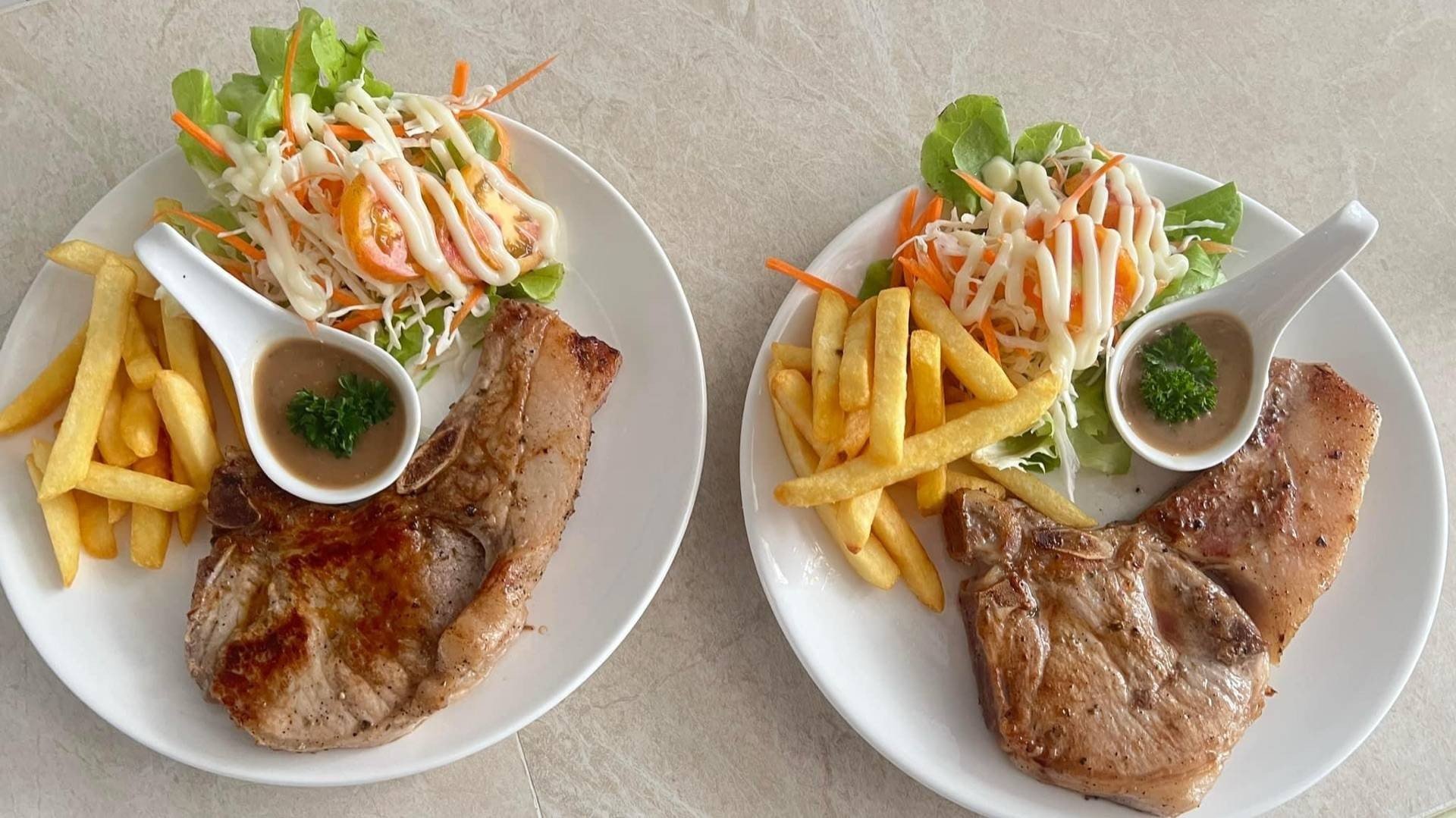 ร้าน Ray’s Cafe & Restaurant | รีวิวร้านอาหาร