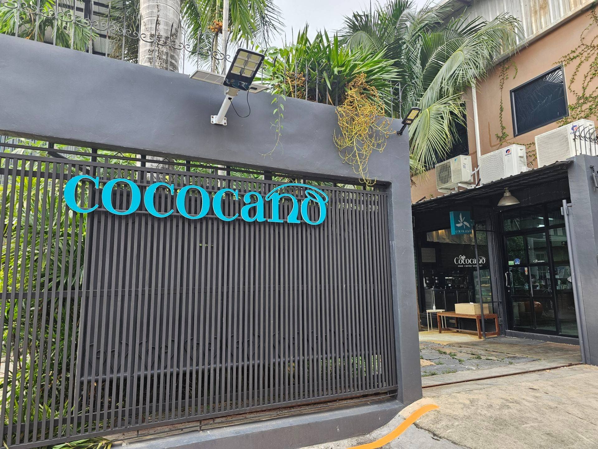 รีวิว COCOCANO Cafe&Eatery โคโค่คาโน่ คาเฟ่แอนด์อีทเทอรี่ เอกชัย 30 - ไอศครีมไข่เค็มเข้มข้นอร่อย
