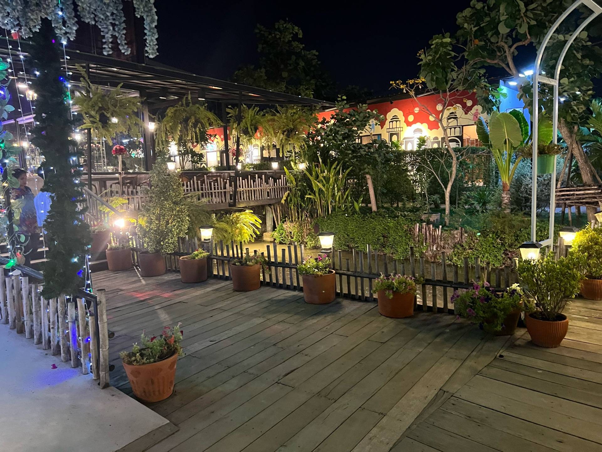 รูป มาตา การ์เด้น