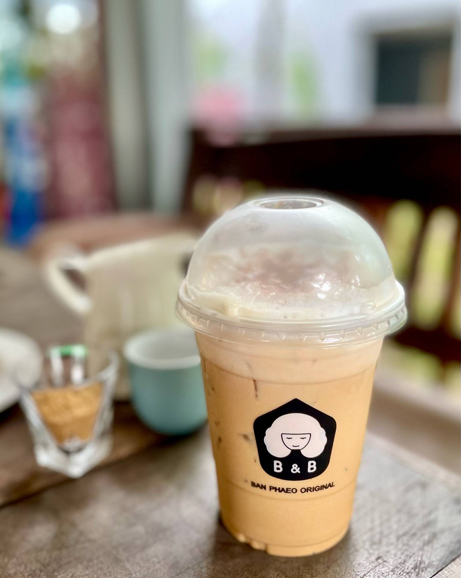 ☕️ คาปูชิโนเย็น ราคา 40 บาท ร้าน Bandb ชิฟฟ่อนเค้ก บ้านแพ้ว