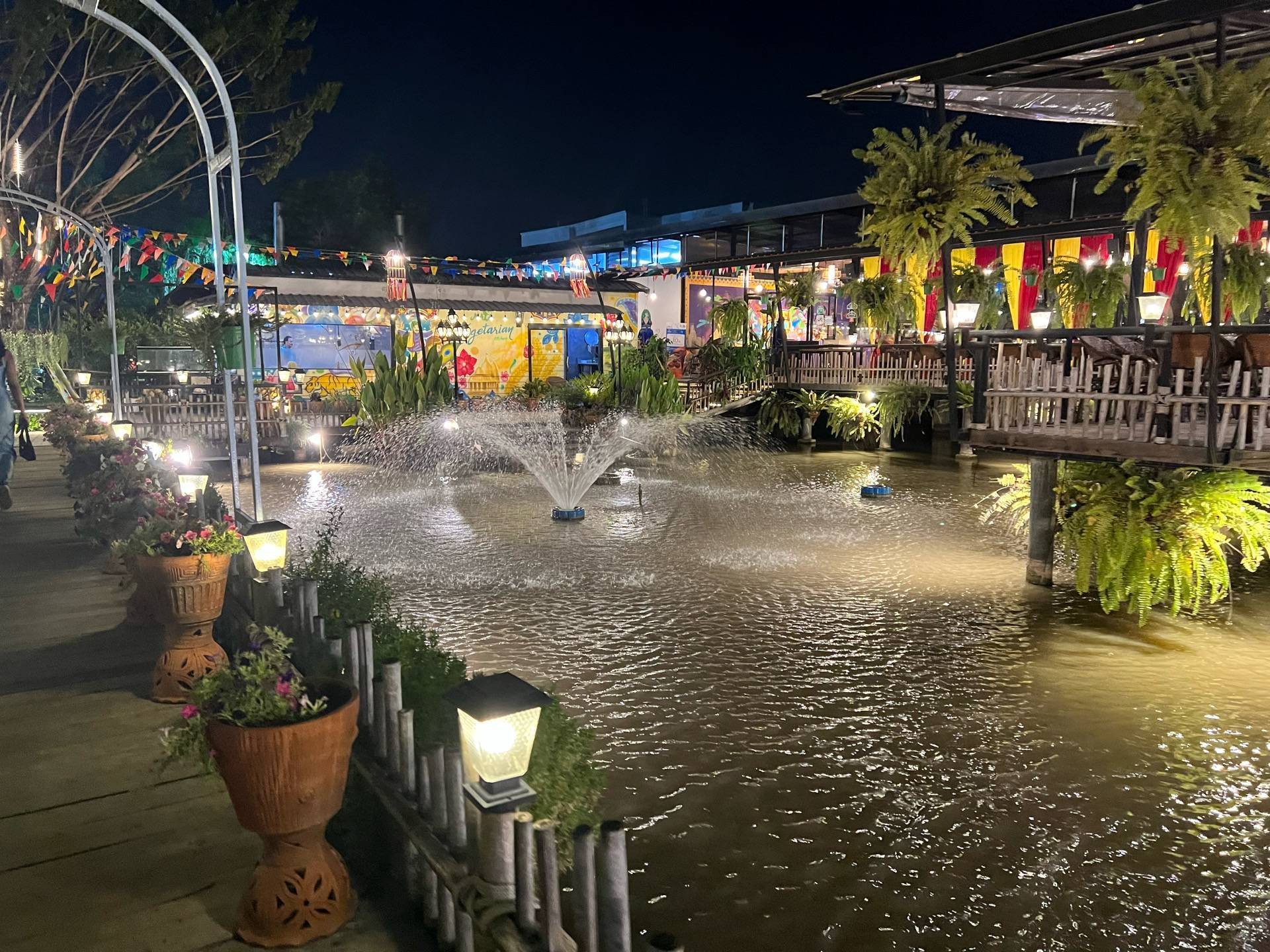 รูป มาตา การ์เด้น