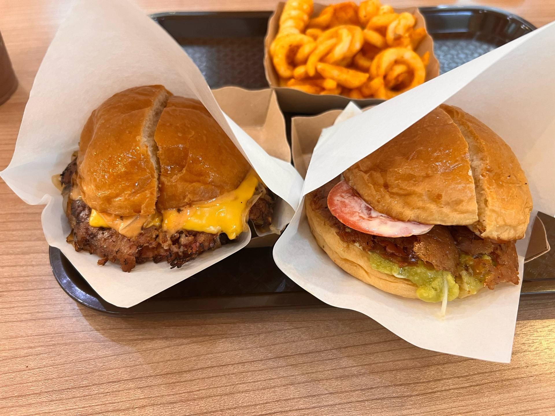 รีวิว Smizzle Burger สุขุมวิท 26 - เบอร์เกอร์แบบAmerican อร่อยจริง