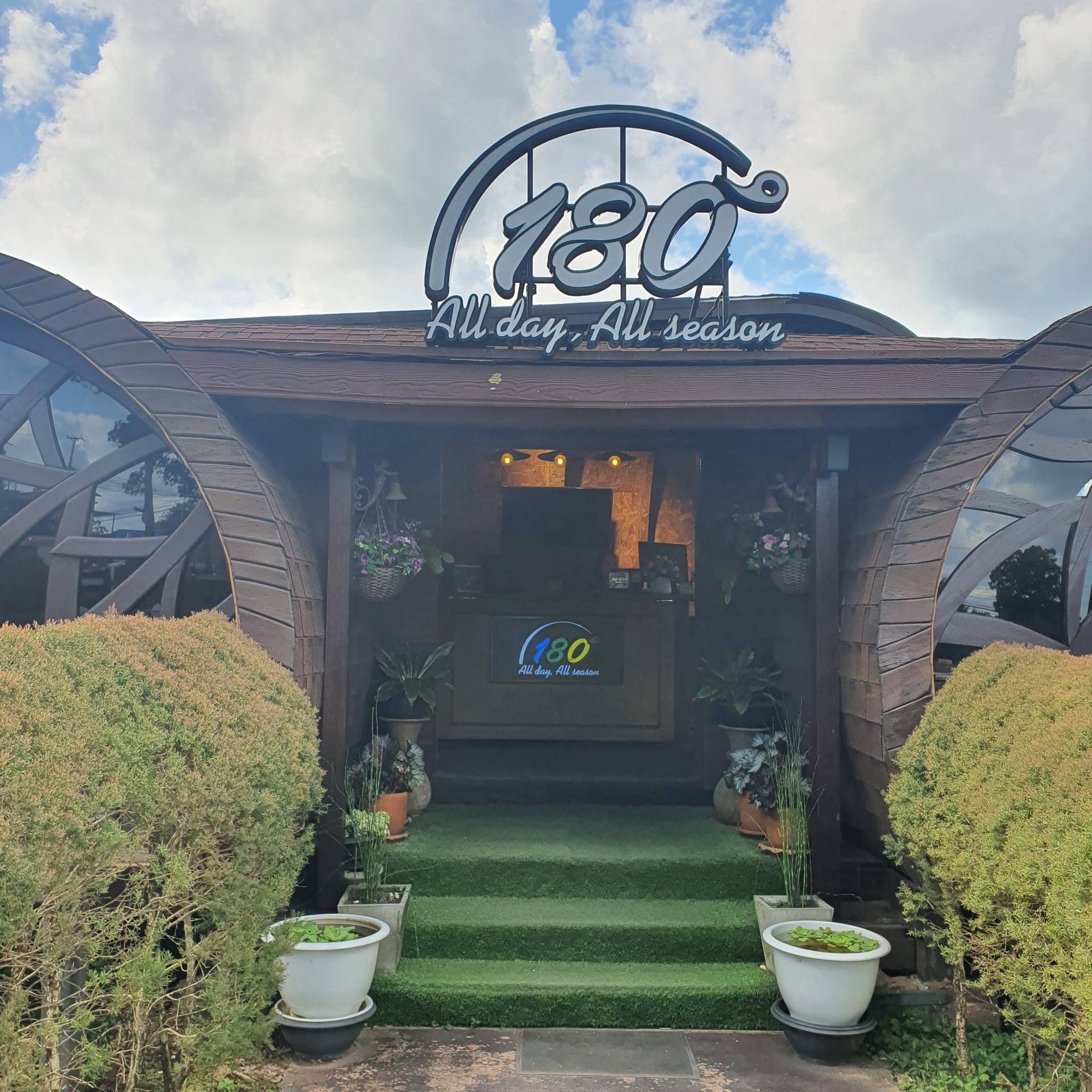 รูป 180 cafe 180 All Day All Season Hostel