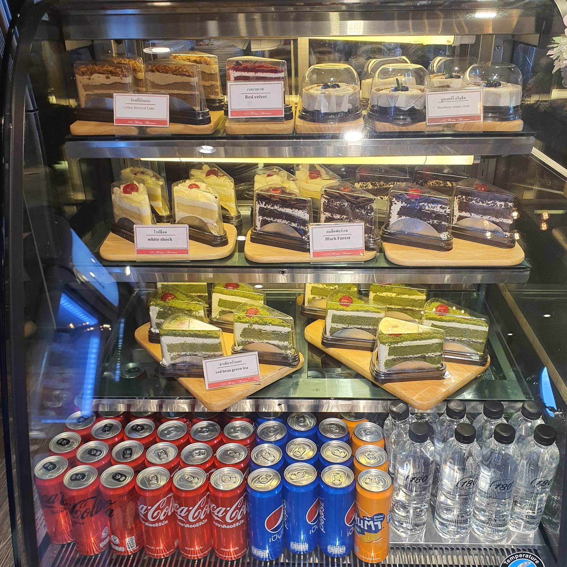 รูป 180 cafe 180 All Day All Season Hostel