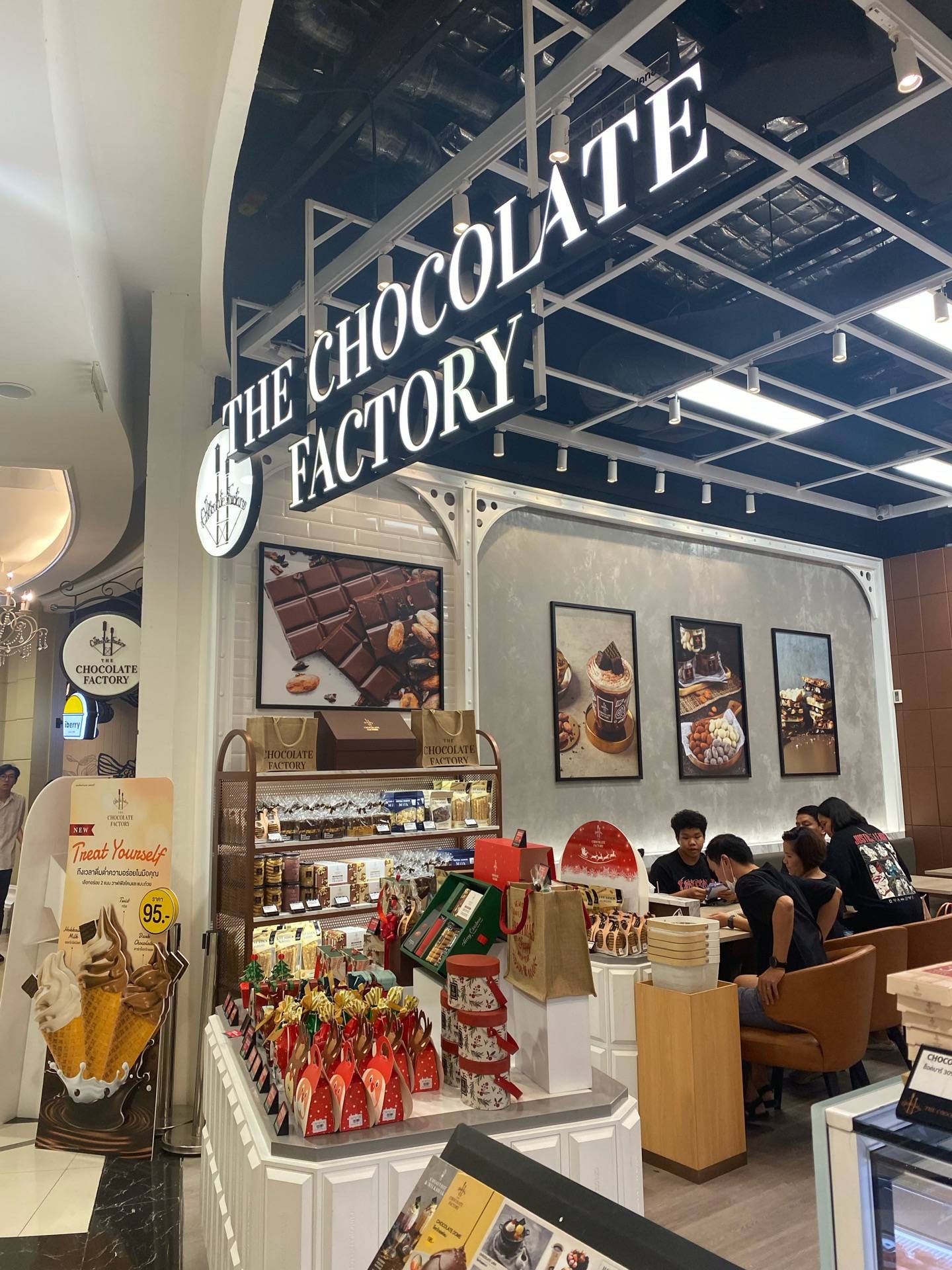 รีวิว The Chocolate Factory The Promenade - ร้านบนห้างที่ไม่ต้องรอไป ...