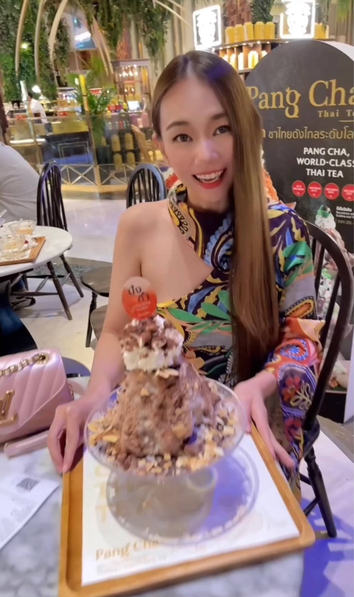 รีวิว Pang Cha By Lukkaithong Iconsiam - ปังชา แสนอร่อย รสเข้มข้น