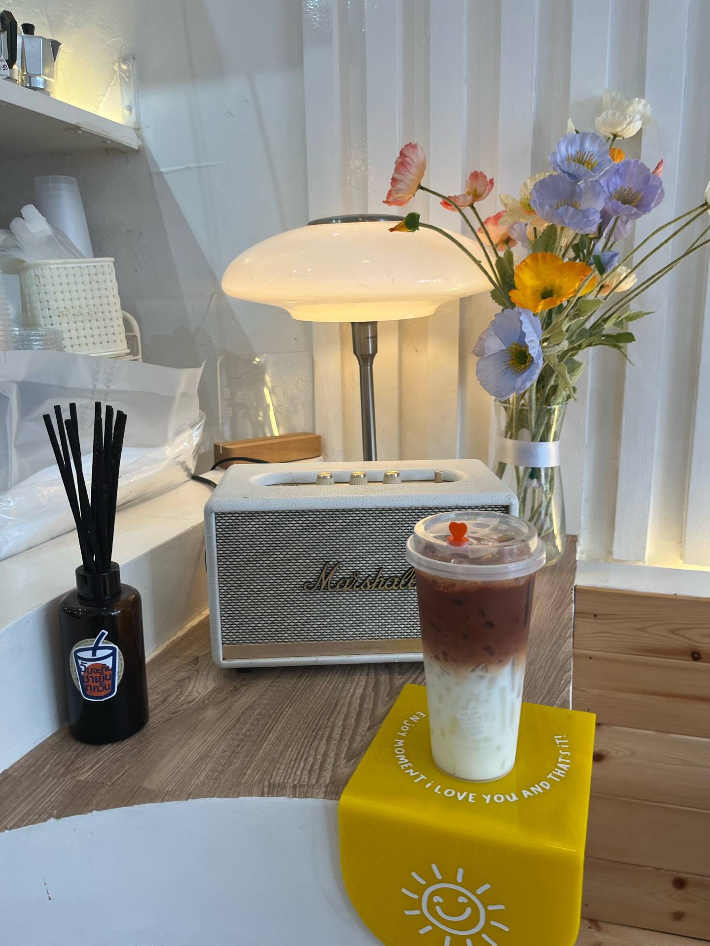 Light Beams Cha ร้าน ฉันจะกินชาเย็นทุกวัน Chula Soi 12 (สำนักงานใหญ่)