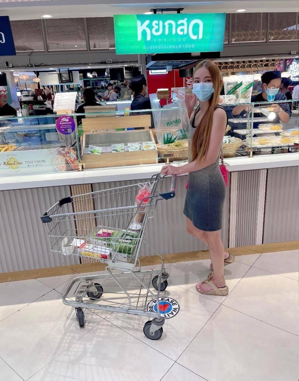 รีวิว หยกสด ขนมไทยใบเตย 100% Siam Paragon - ชอบวุ้นกรอบ เคี้ยวเพลิน อร่อยดี