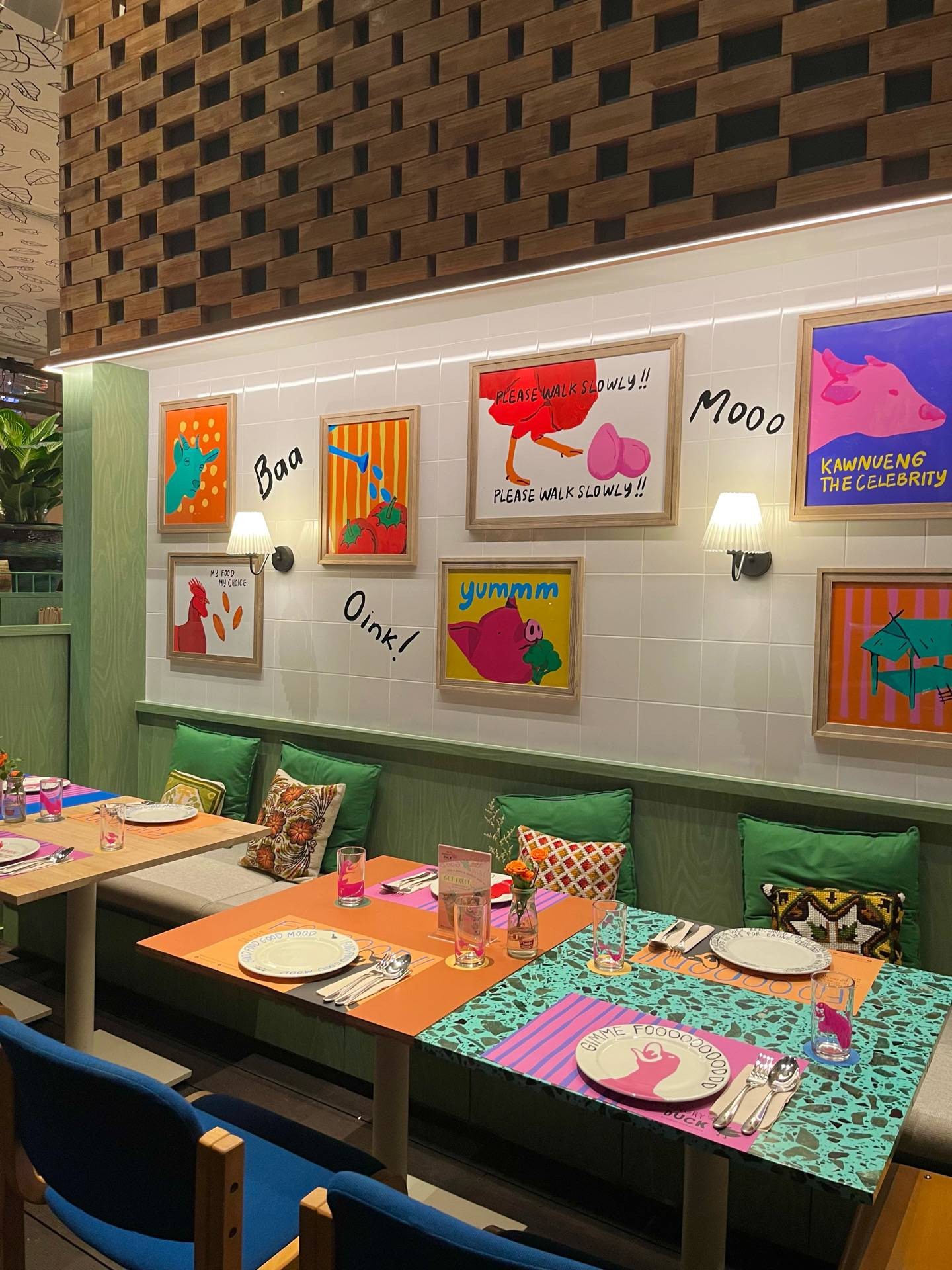 รูป The Hungry Duck