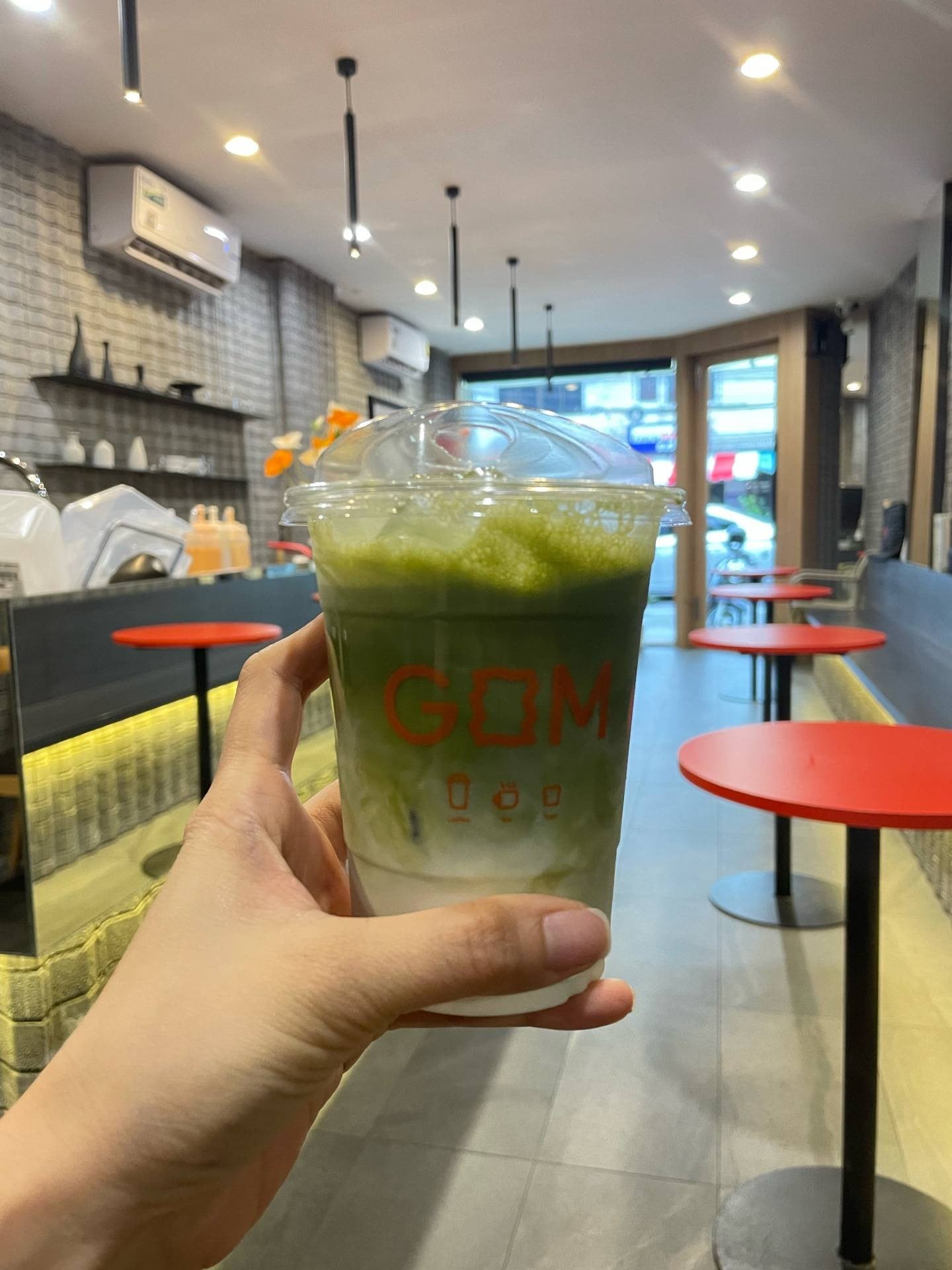 รีวิว GOM Cafe GOM Cafe - GOM Coffee tea toast