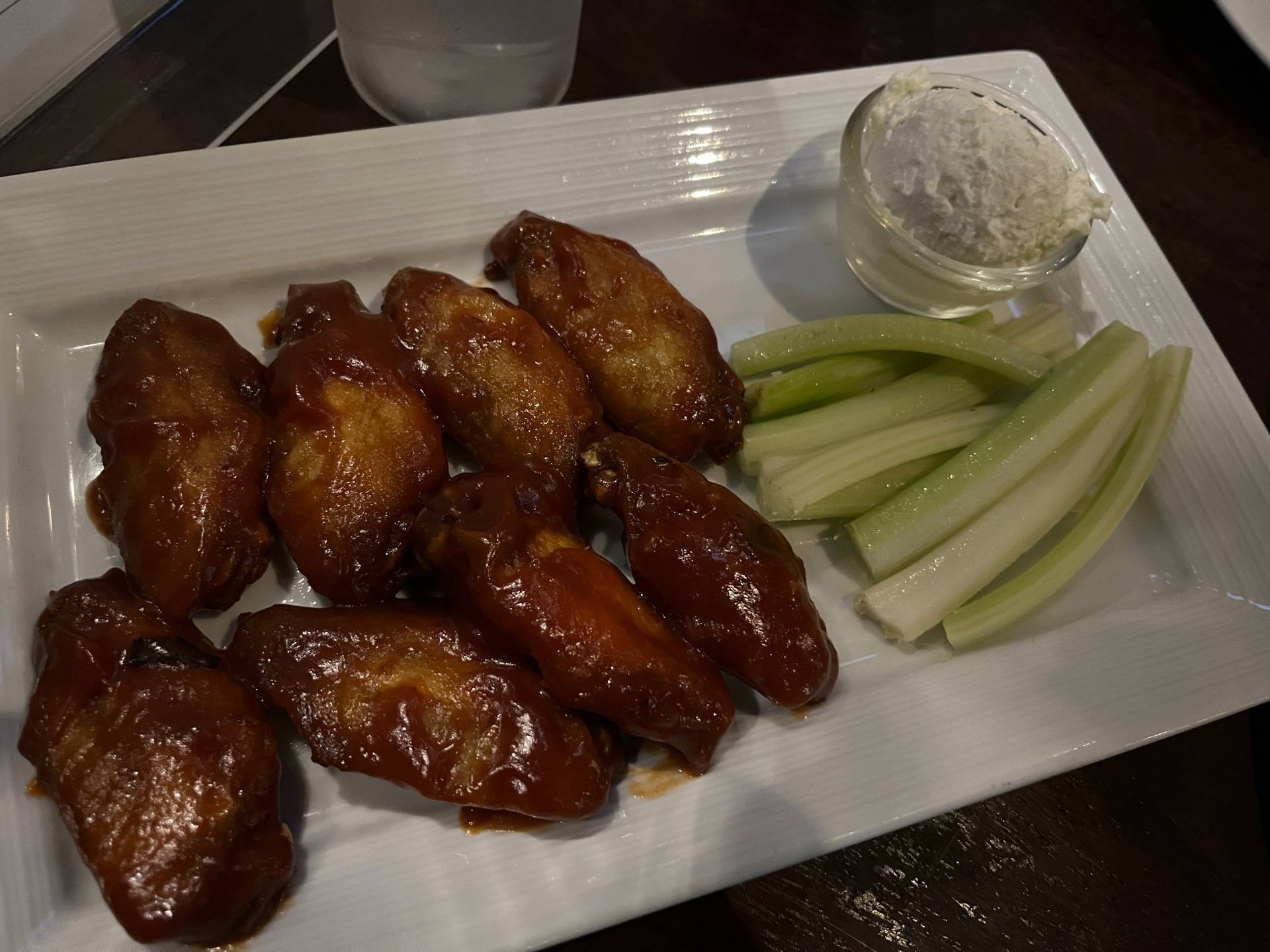 Chicken wing ร้าน The Robin Hood