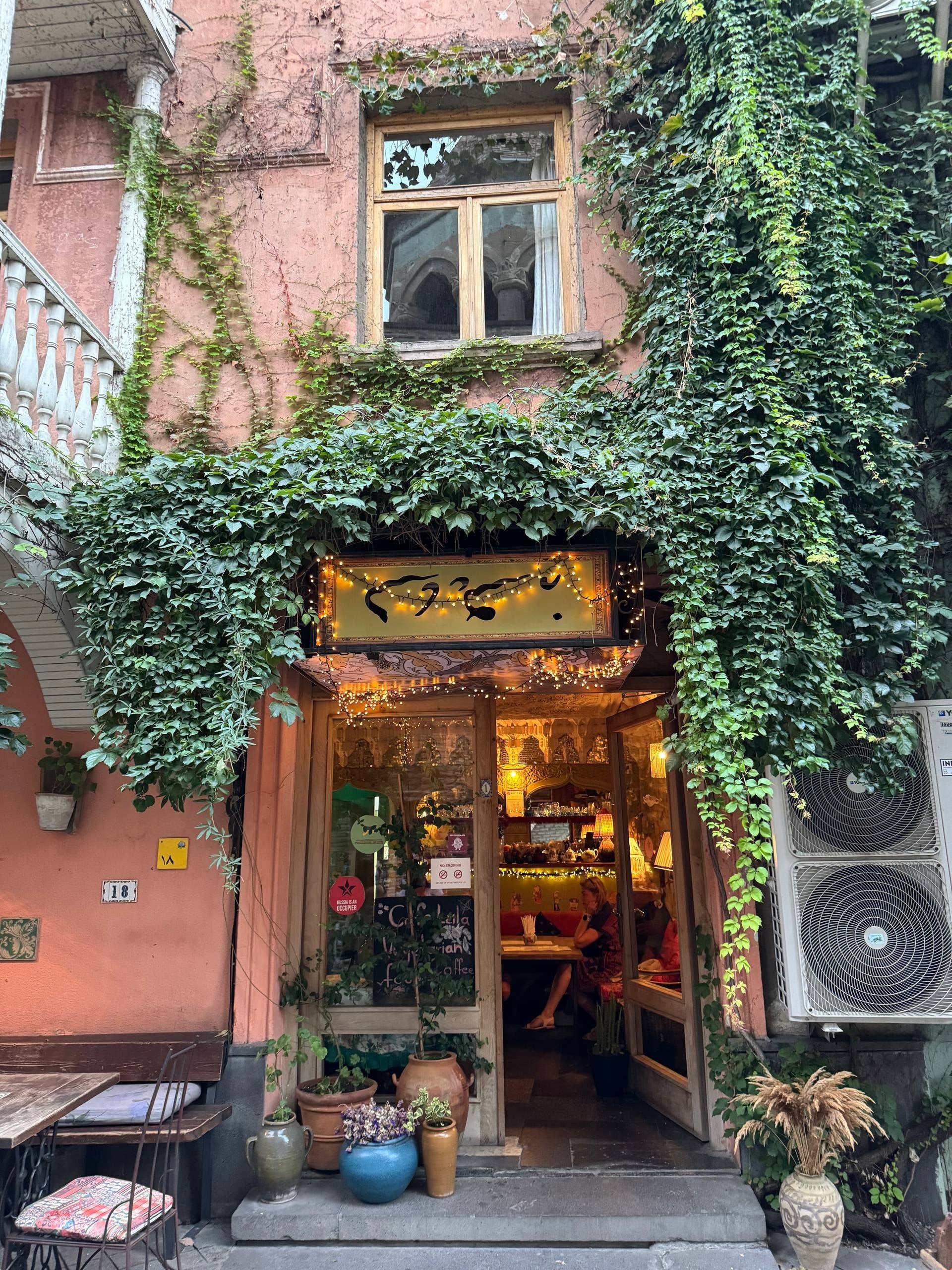 รีวิว Cafe Leila - Cafe ชื่อดังย่านเมืองเก่า ใกล้หอนาฬิกา ในเมือง ...