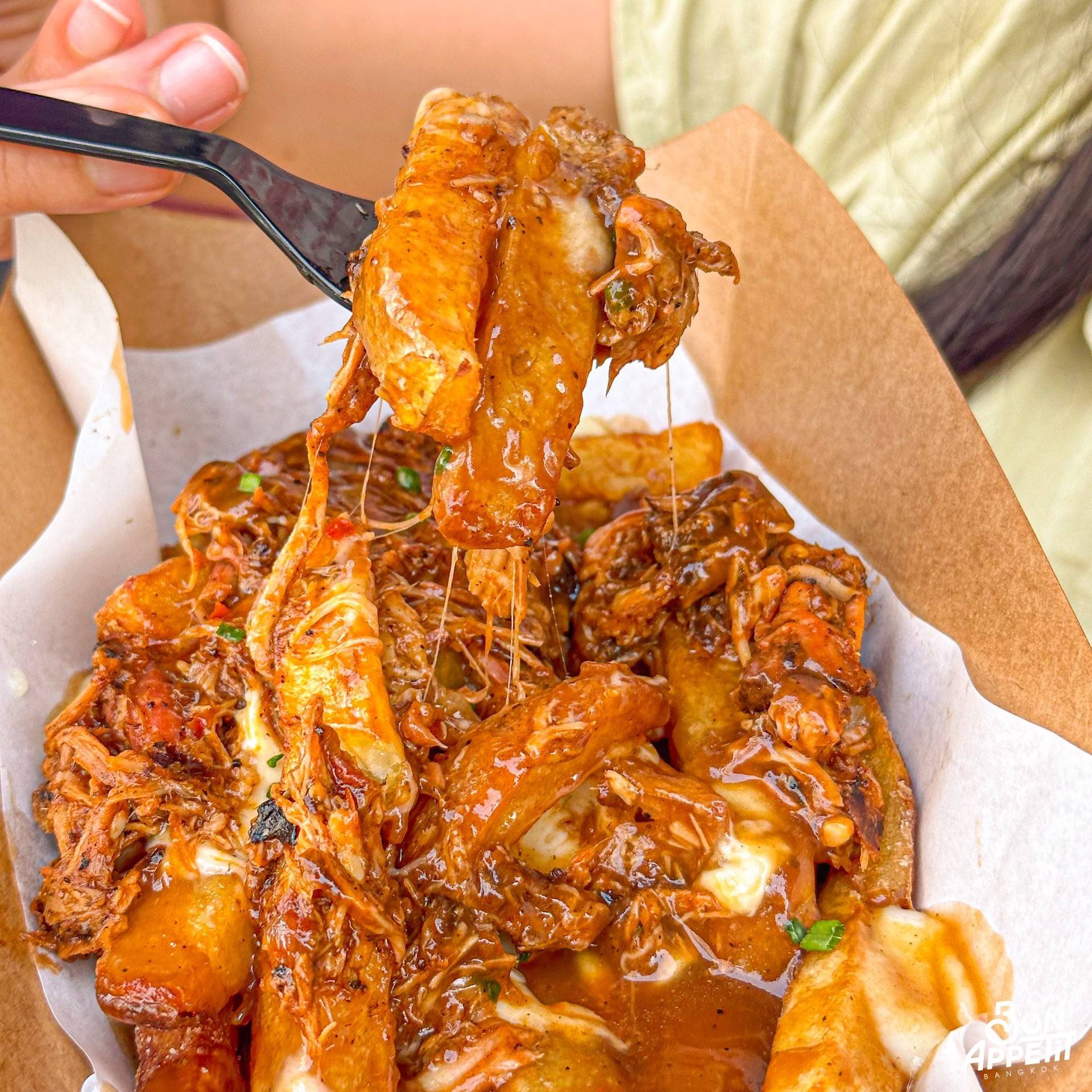 รีวิว BAD POUTINE ทรงวาด - แลนด์มาร์คถ่ายรูป ณ ทรงวาด หน้าร้านสวย ตกแต่งร้านฮิปเก๋สะใจ POUTINE ...