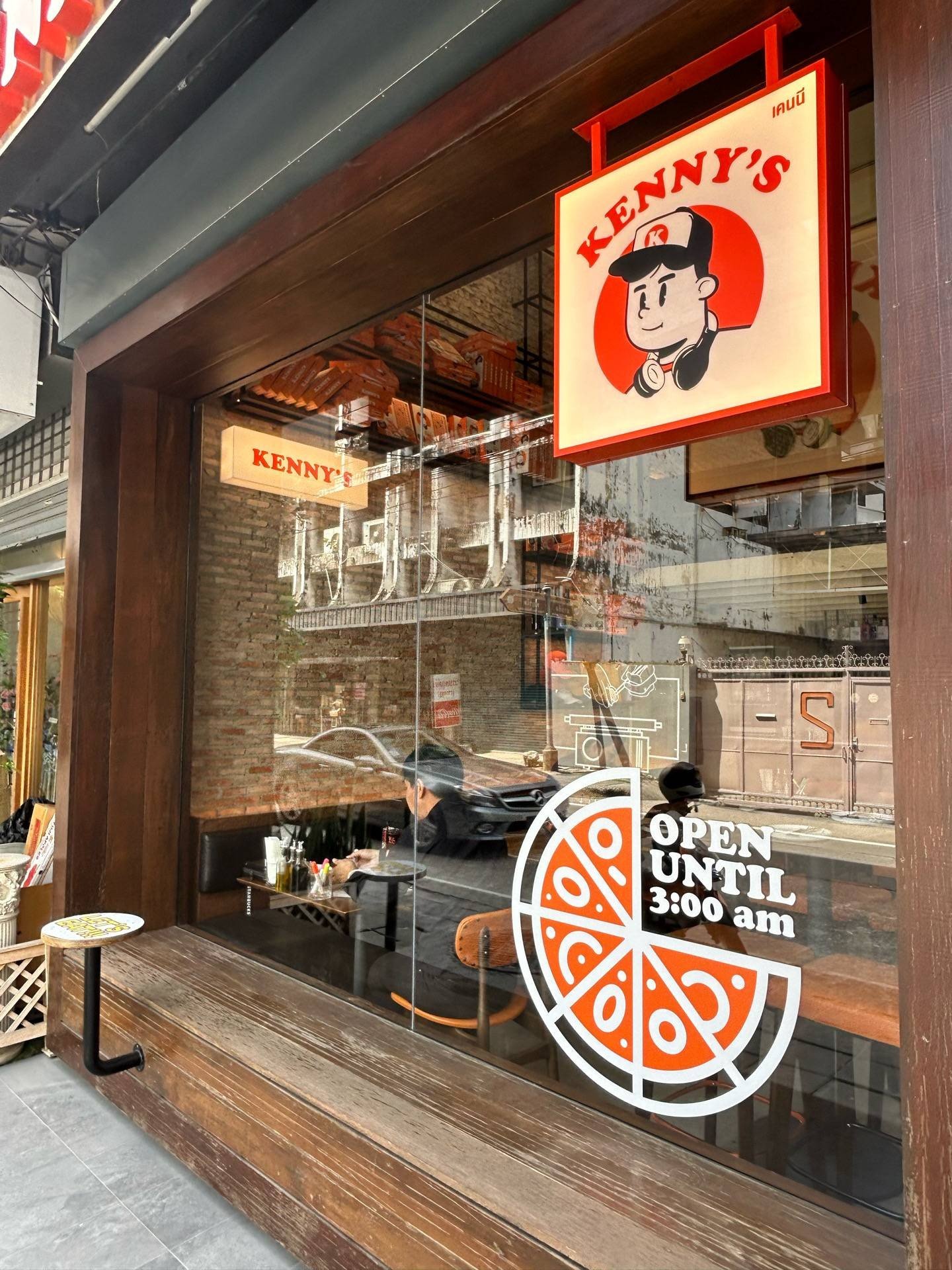 รีวิว Kenny’s BKK Ari - พิซซ่าดีๆ ในบรรยากาศสบายๆ