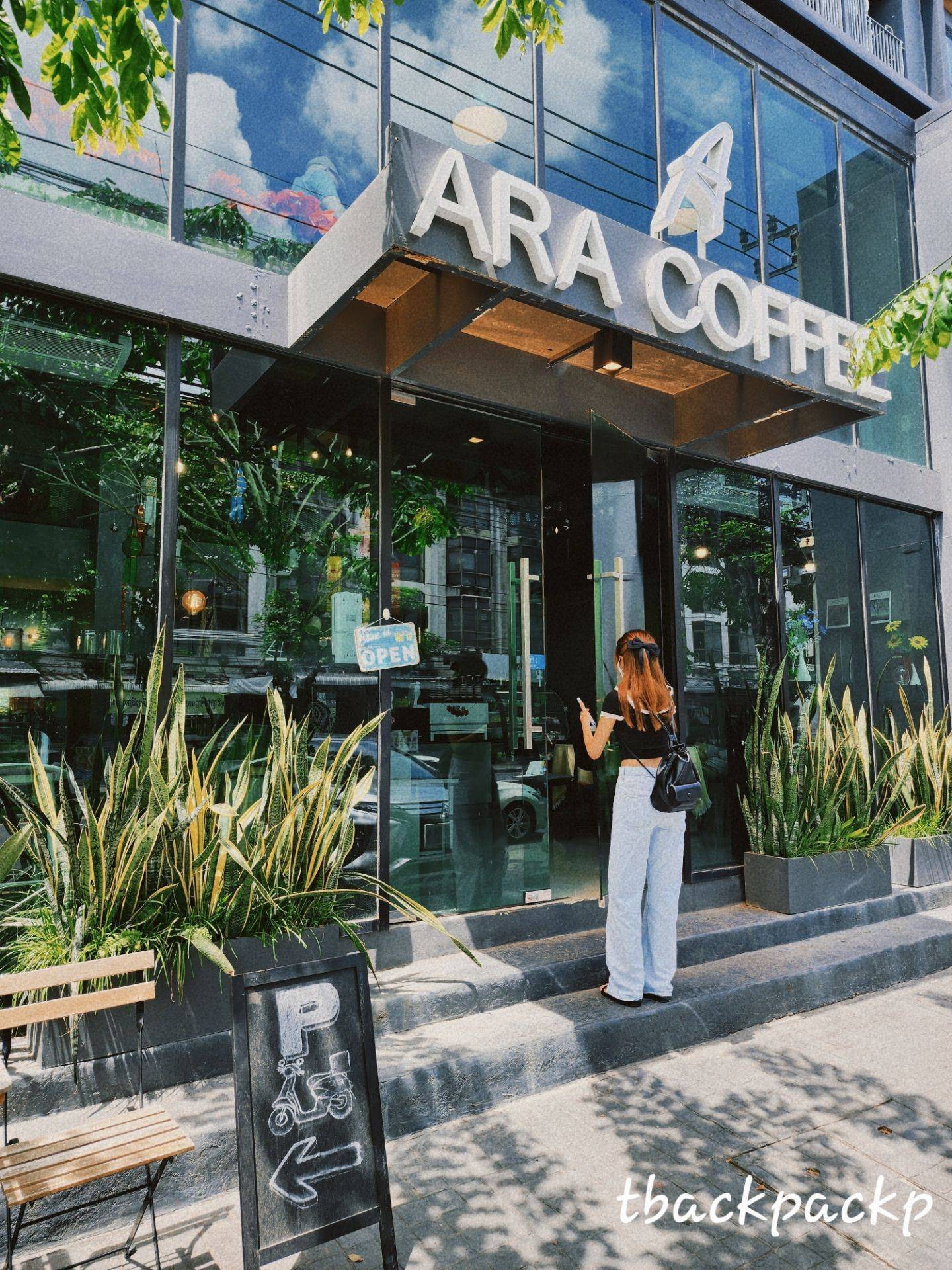 รีวิว ARA Coffee ลาซาล 52 - Ara Coffee Cafe ลาซาล ที่นั่งโปร่งสบายๆ 🏡