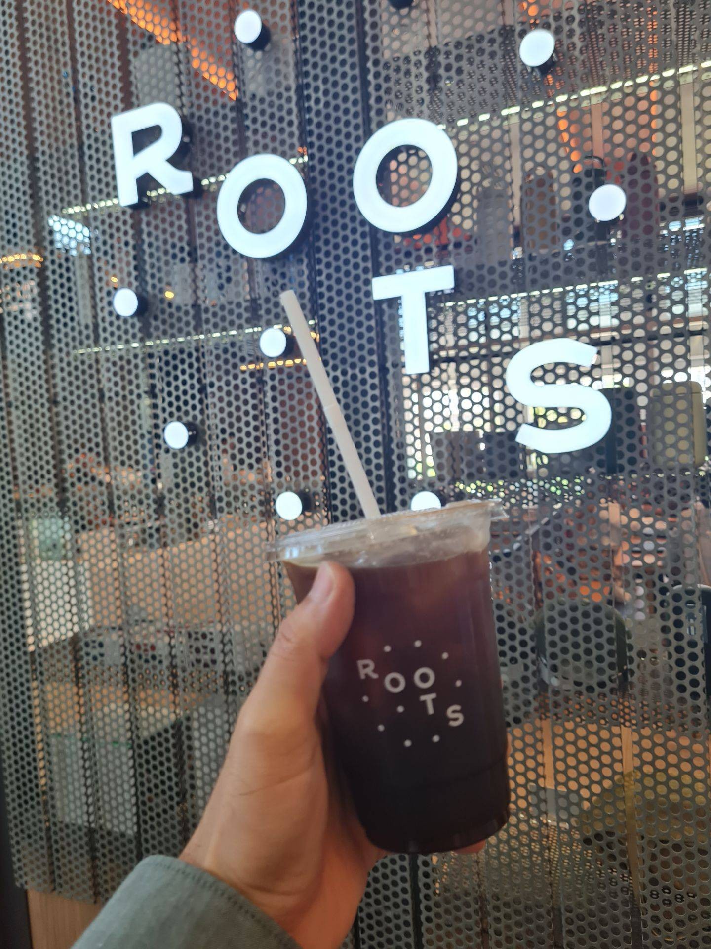 รีวิว Roots at Bitec ไบเทค - กาแฟดีๆร้านสวยนั่งสบาย