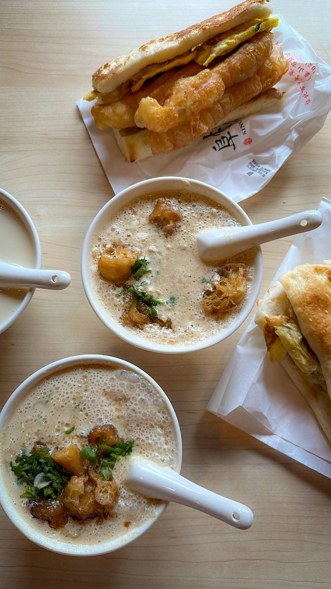 น้ำเต้าหู้เค็ม ร้าน Fu Hang Dou Jiang น้ำเต้าหู้เค็ม 阜杭豆漿