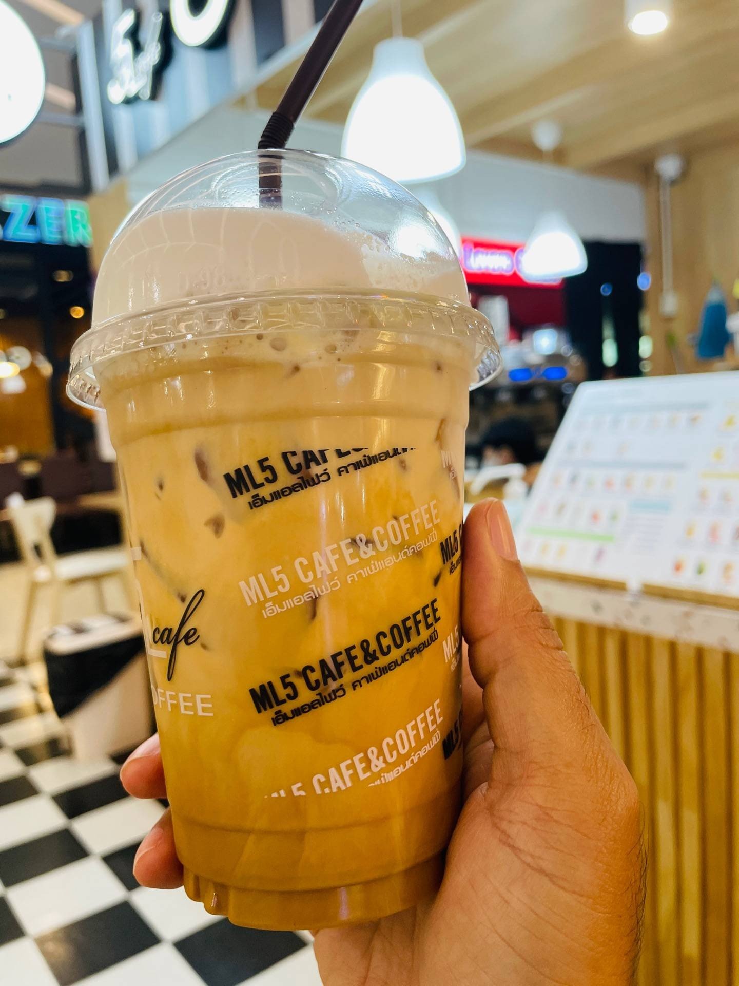 รีวิว ML5 Cafe & Coffee อนุสาวรีย์ชัยฯ ชั้น 2 ห้างเซ็นจูรี่ อนุสาวรีย์ ...