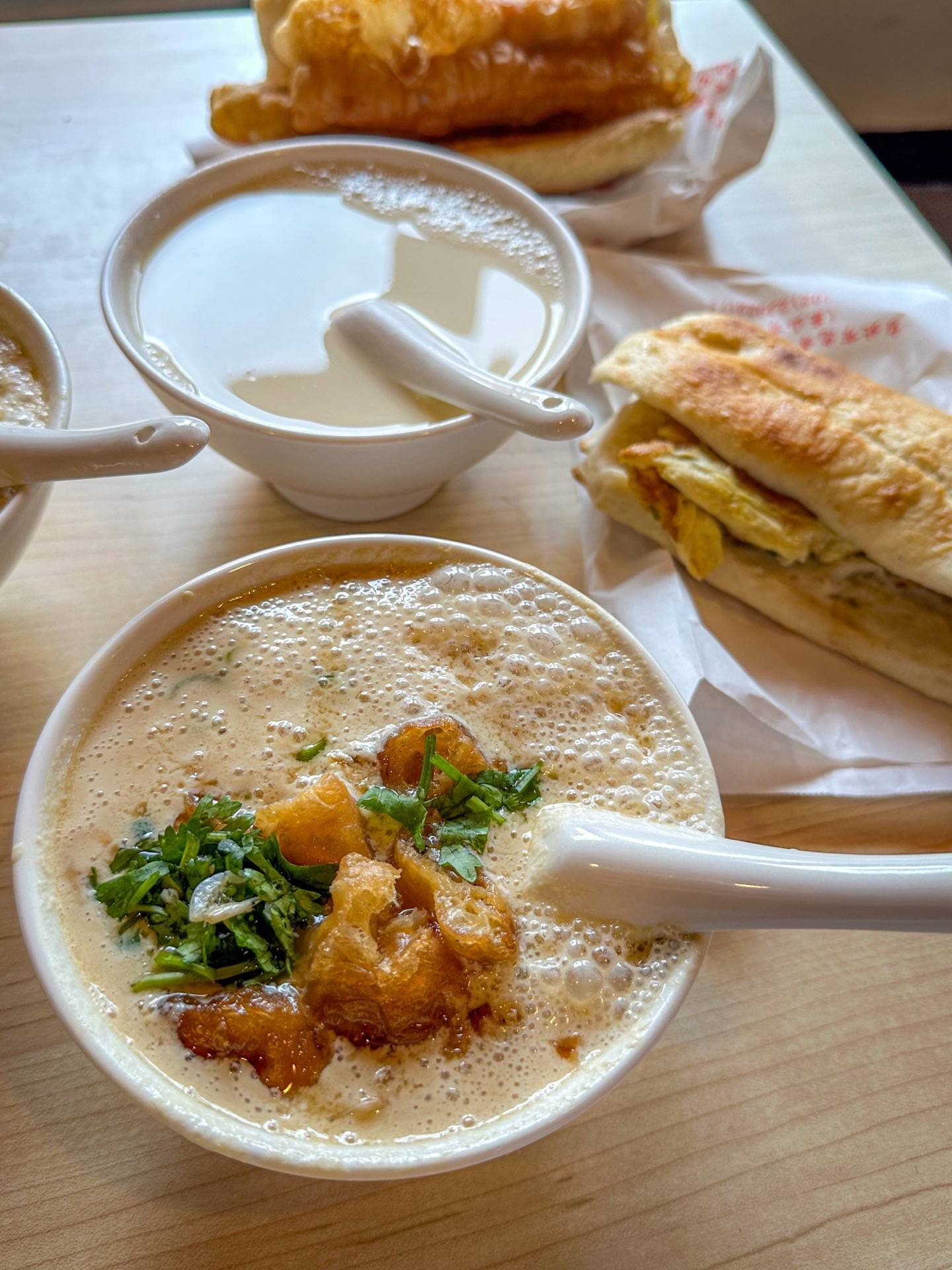 น้ำเต้าหู้เค็ม ร้าน Fu Hang Dou Jiang น้ำเต้าหู้เค็ม 阜杭豆漿