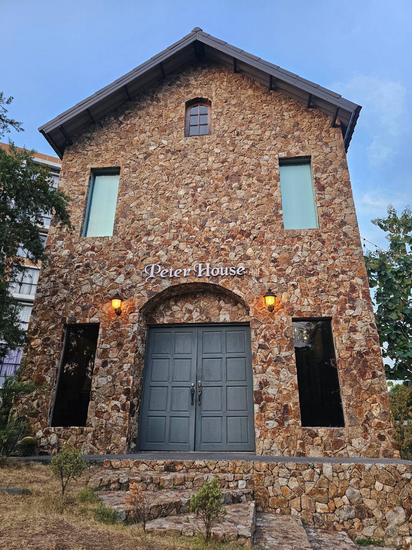 รีวิว Peter House Sriracha - อาหารอิตาลี ซี่โครงหมูนิ่มดี