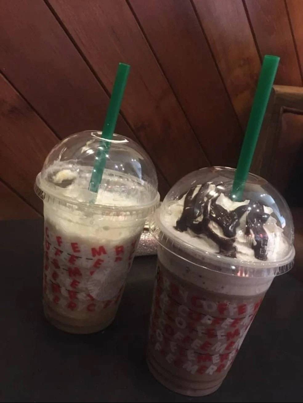 รีวิว Starbucks INT Rama 3 โซนด้านหน้า - นั่งชิลล์ จิบกาแฟรสเข้ม 😋👍