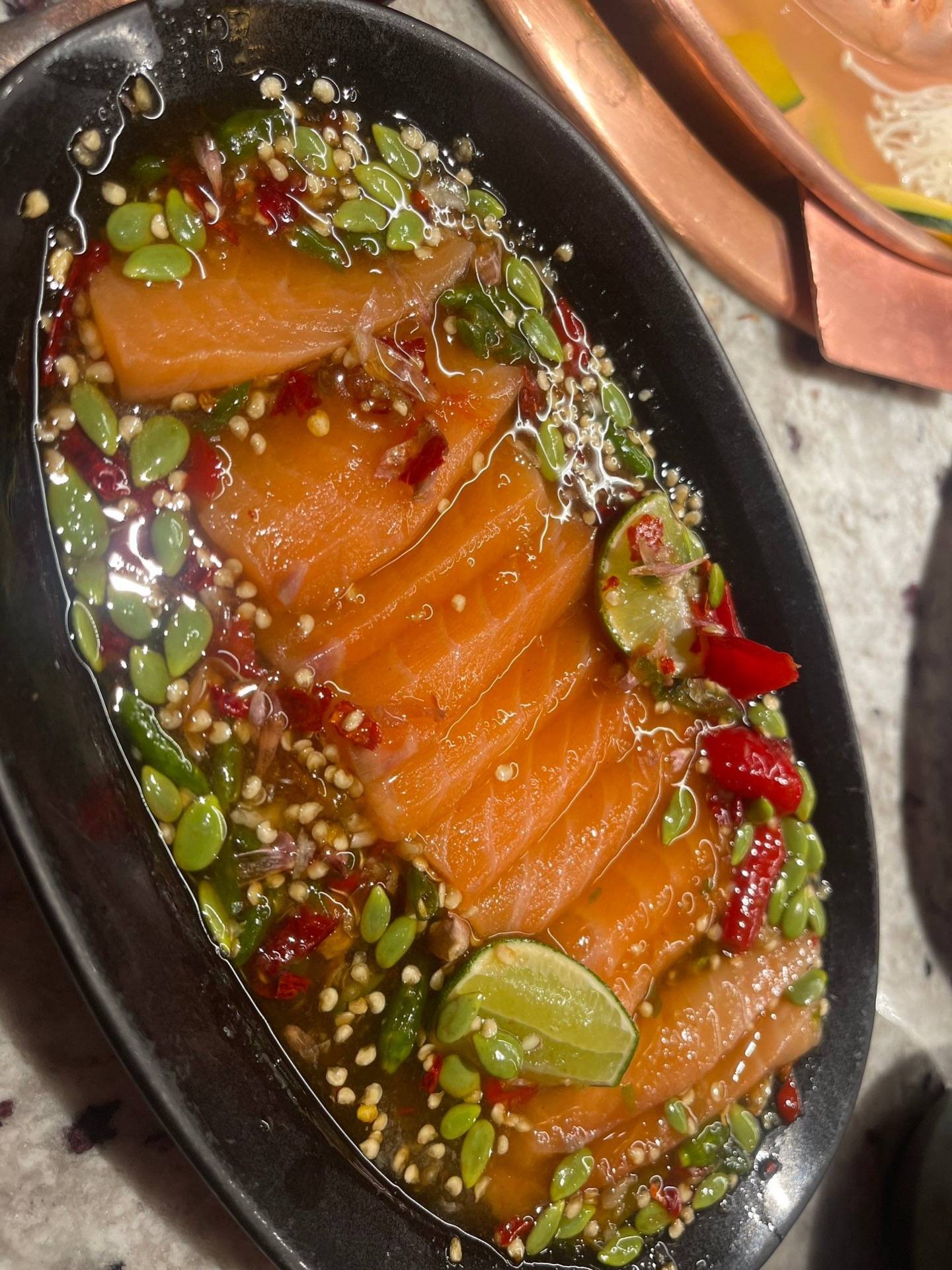 ยำแซลมอน • นัวมากค่ะ คุณภาพคุ้มเท่าราคาที่ตั้ง ร้าน ชิ้นโบแดง (Chin Bo ...