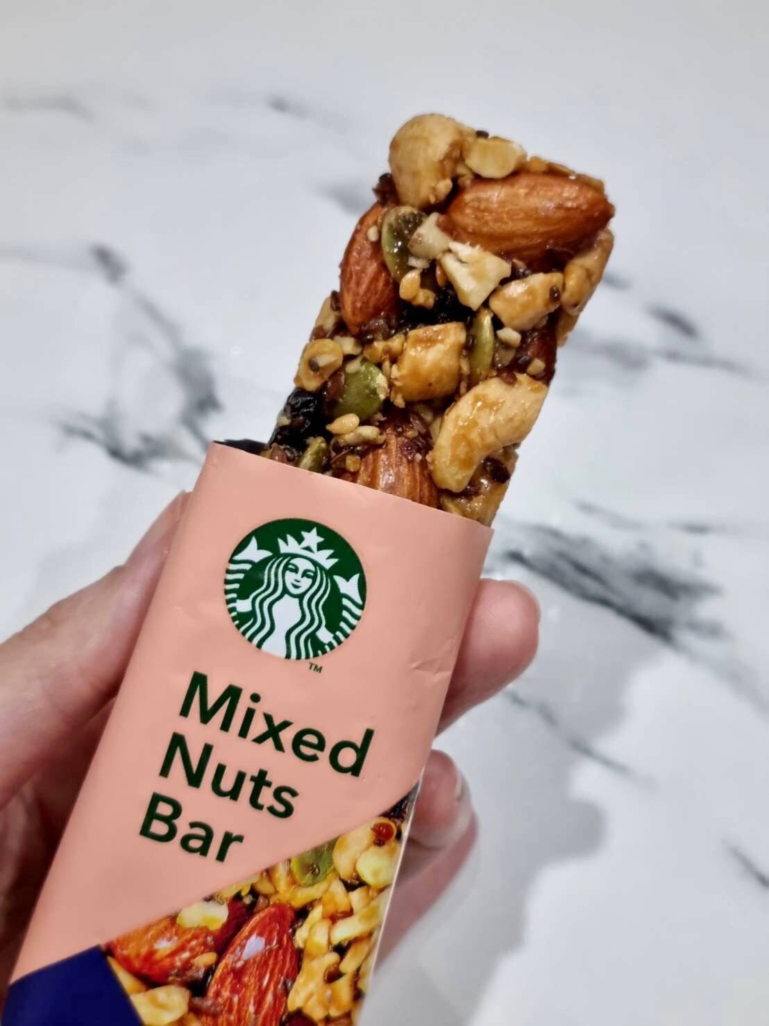 รีวิว Starbucks ICONSIAM - Mixed Nuts Bar Starbucks ทานเล่นมีประโยชน์