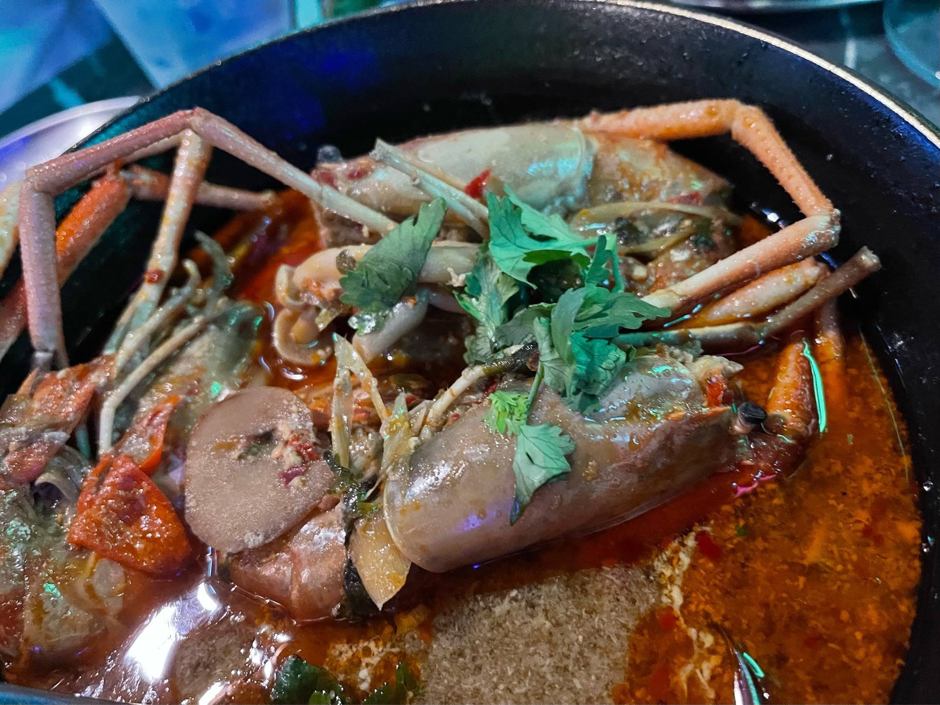 ต้มยำกุ้งแม่น้ำ ร้าน Atmos on top Silom Edge