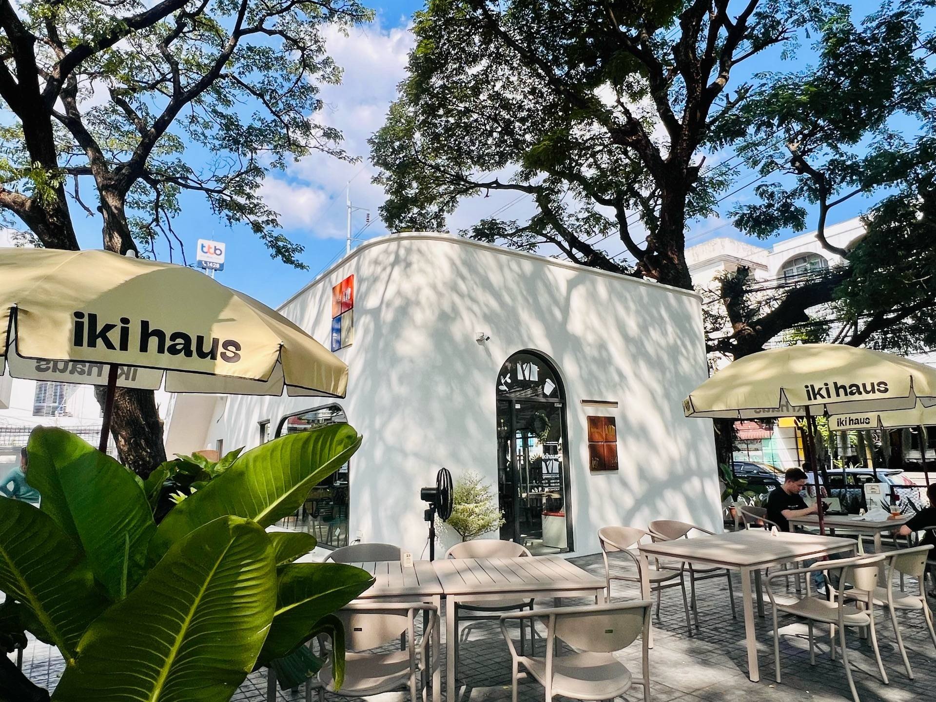 รีวิว iki haus cafe sukhumvit 71 - ร่มรื่นน่านั่ง brunch & cafe น้องใหม่สุขุมวิท 71