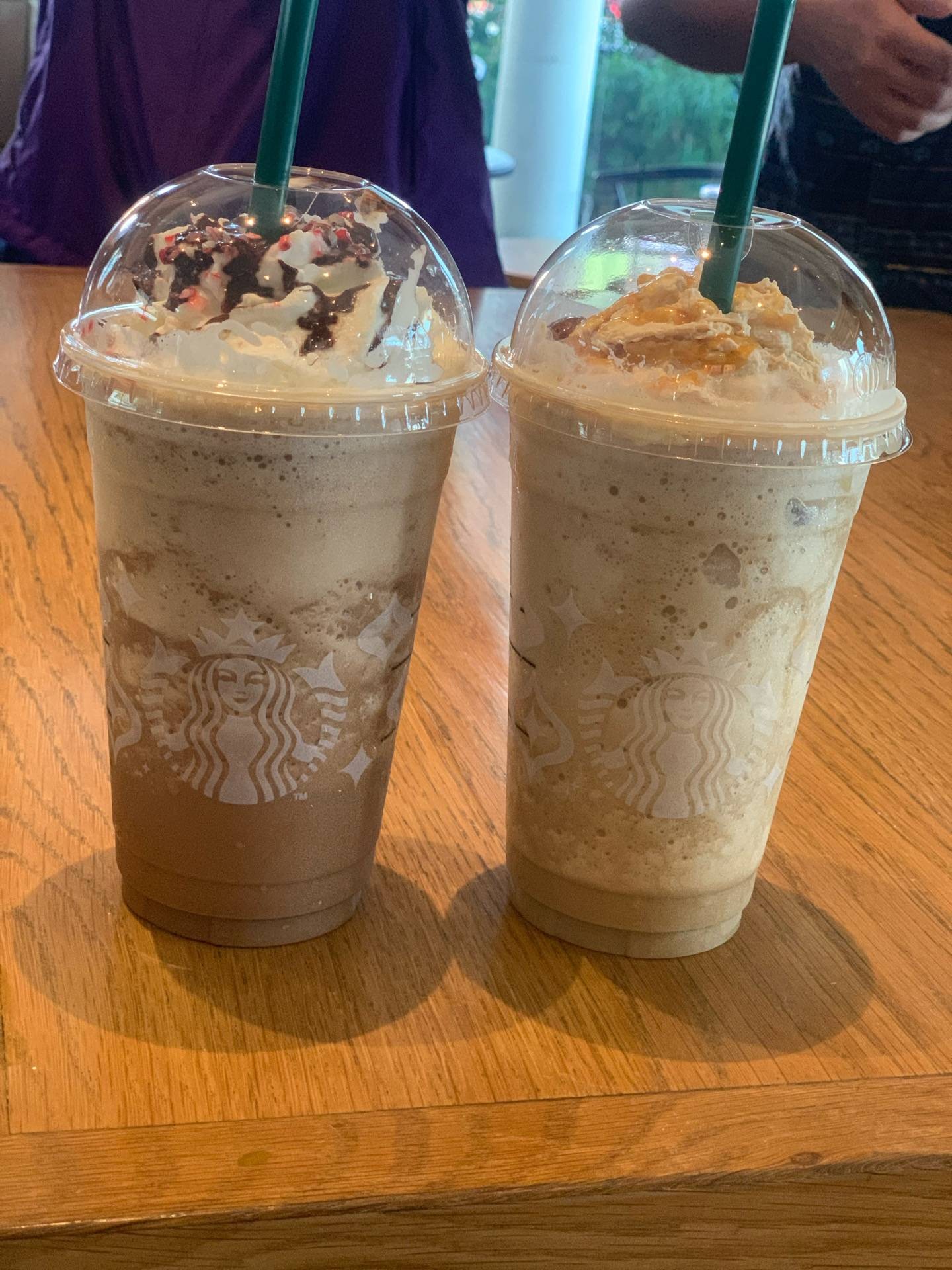 รีวิว Starbucks Mega Bangna (ทางเข้าหลัก) - กาแฟแบรนด์ดังที่ทุกคนคุ้นเคย