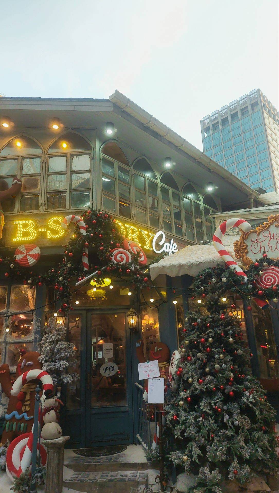 รูป B-story Cafe'