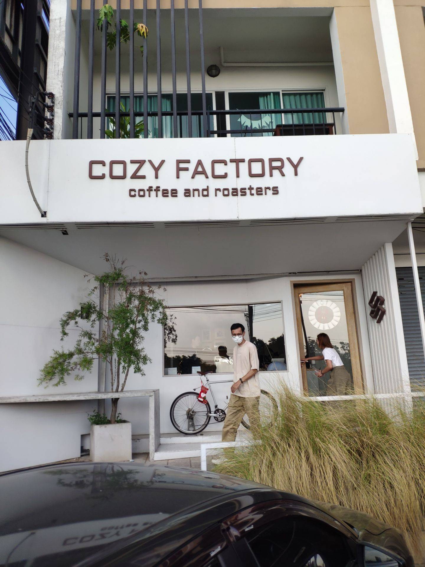 รีวิว Cozy Factory Ss - กาแฟดี ราคาเกือบแรง จอดรถสะดวก