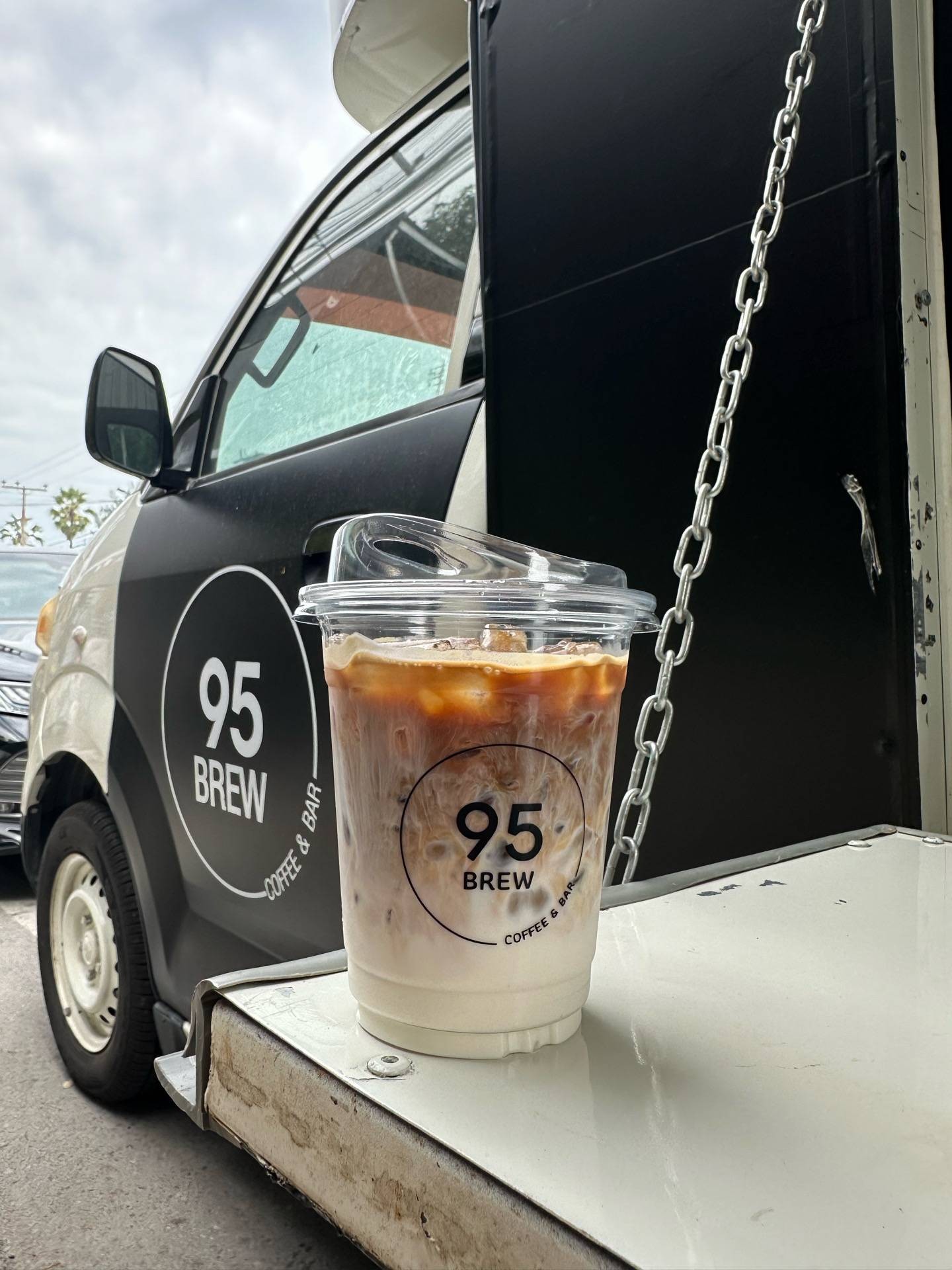 รีวิว 95 BREW coffee&bar 95brew - กาแฟราคาสูง รสชาติกลางๆ