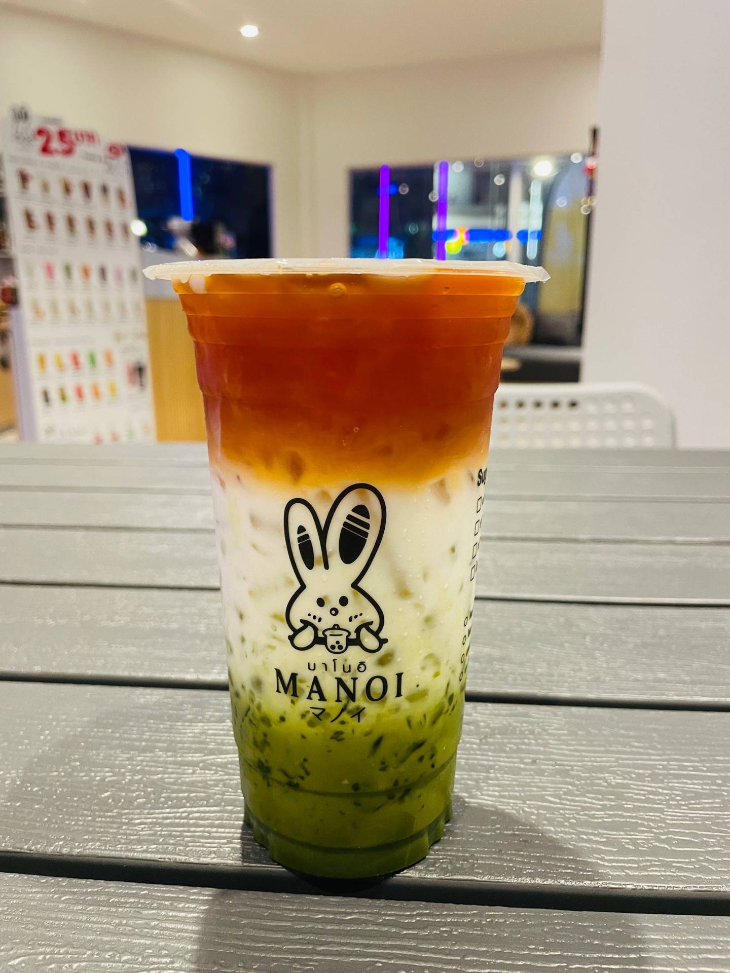 รีวิว Manoi Cafe' - ฉลองกรุง ลำปลาทิว - ชาสามสีราคาไม่แพง