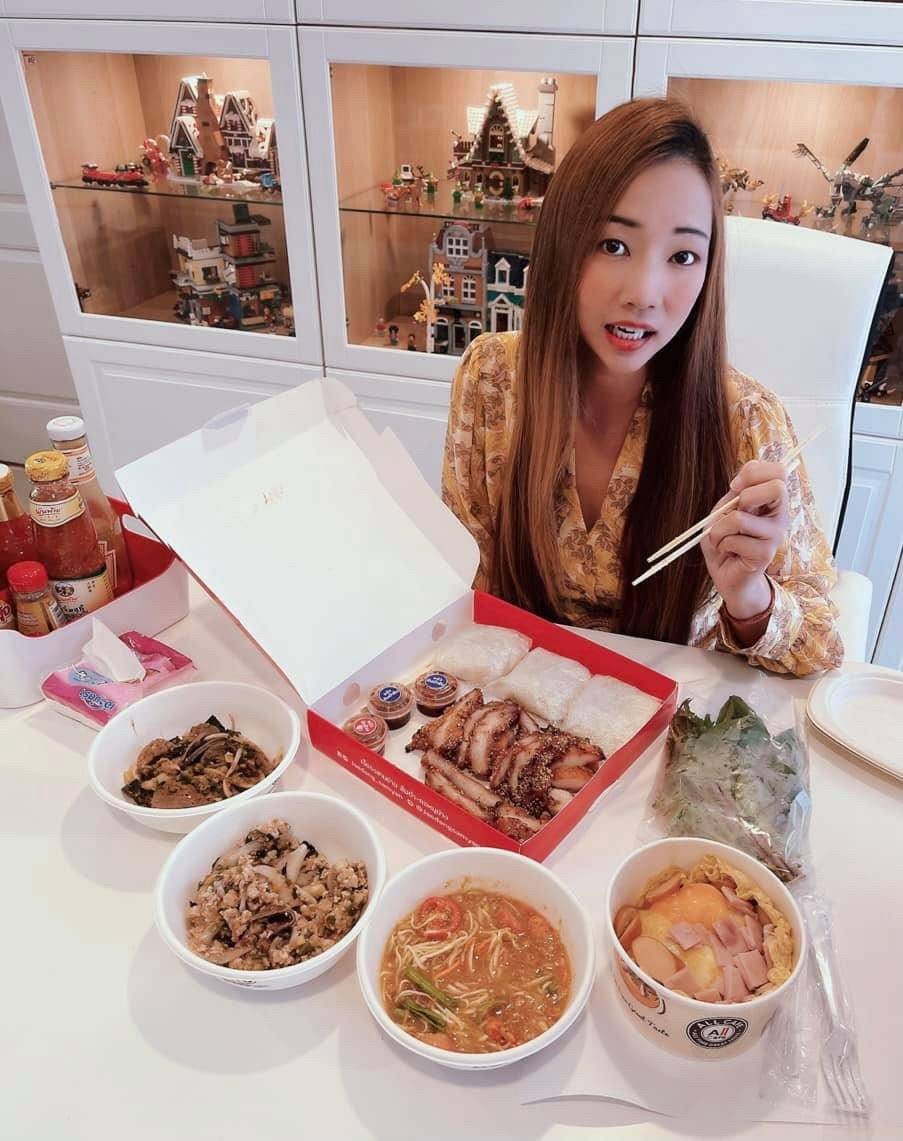 รีวิว เจ๊แดงสามย่าน ส้มตำ คอหมูย่าง ไอคอนสยาม - อาหารรสชาติดี คอหมูย่าง ...