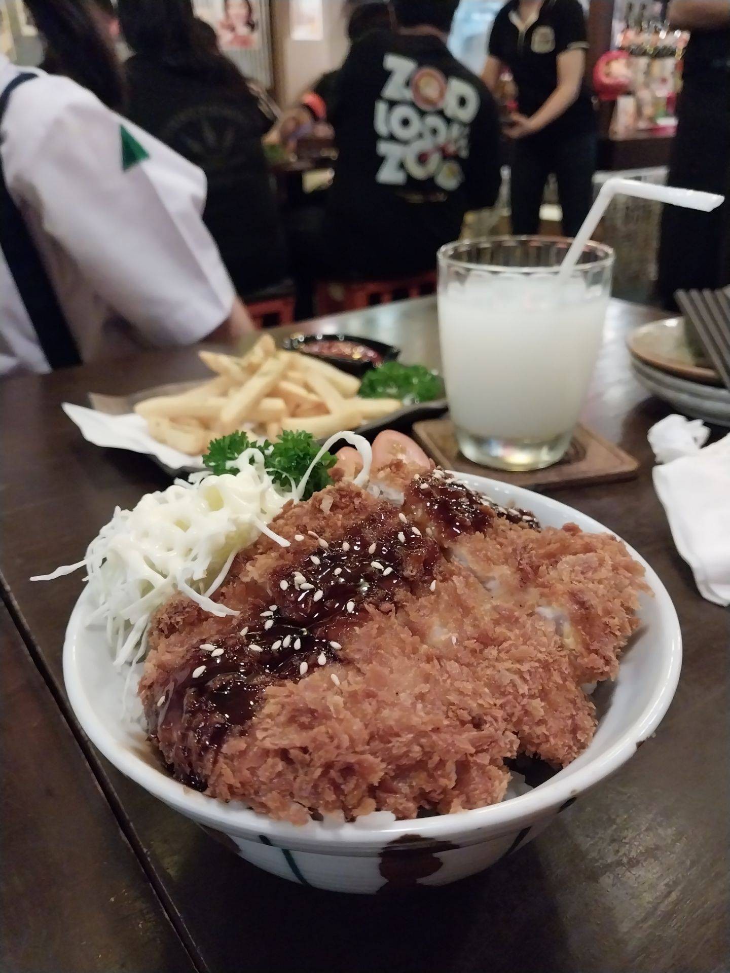 รีวิว Yujou Izakaya - - อาหารอร่อย สะอาด พนักงานบริการดี บรรยากาศชิวๆ ...
