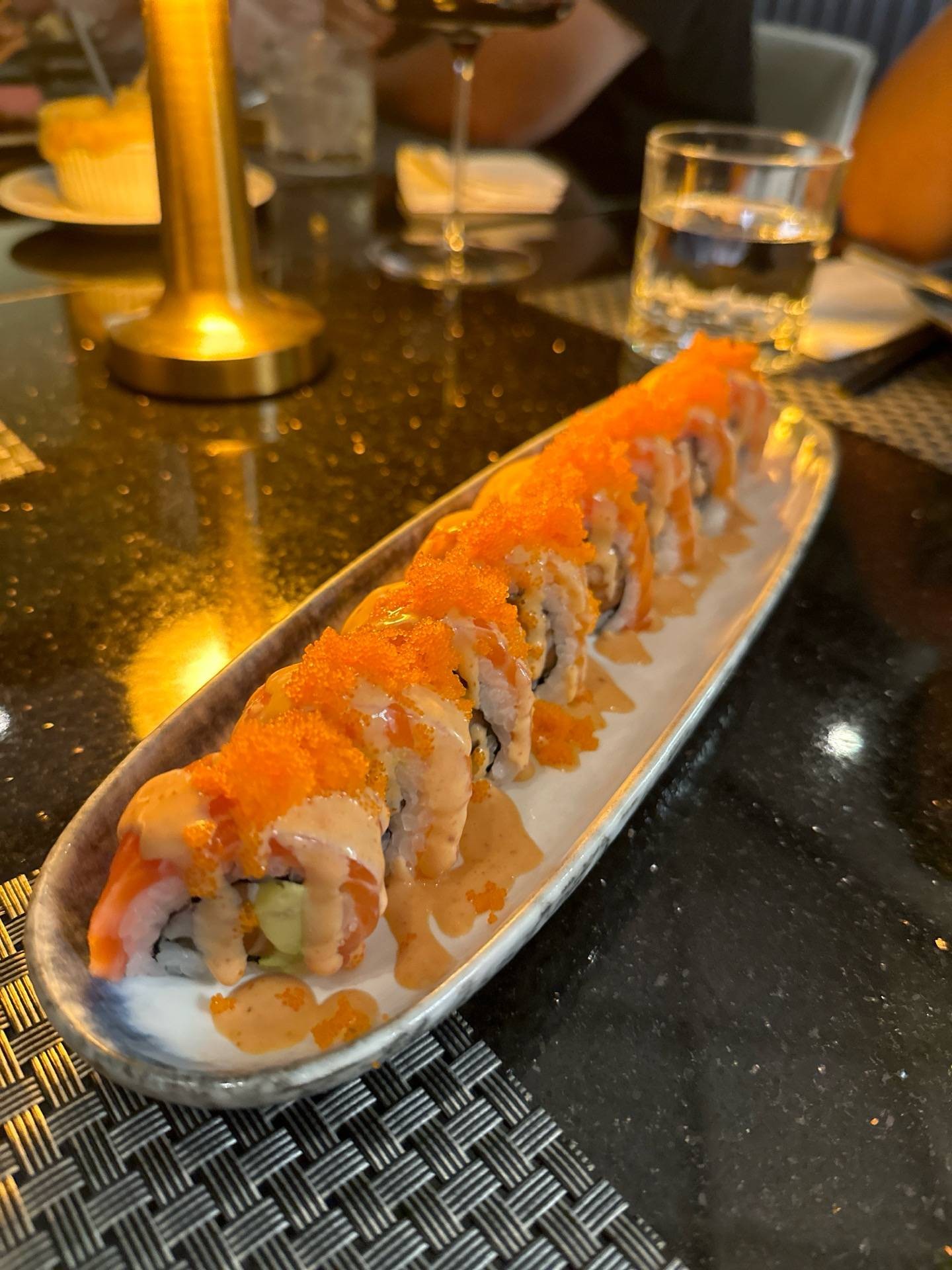 Spicy Salmon Roll ร้าน CUT Raw & Grilled และ Chez Miline