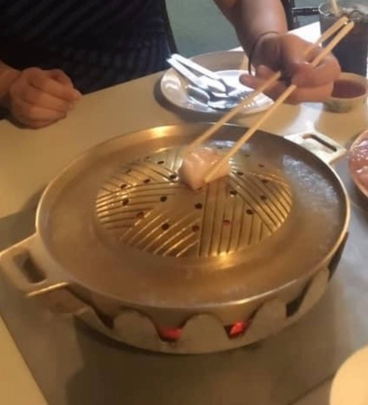 รีวิว Isan Jim Joom - ทานหมูกระทะ บรรยากาศแสนชิลล์