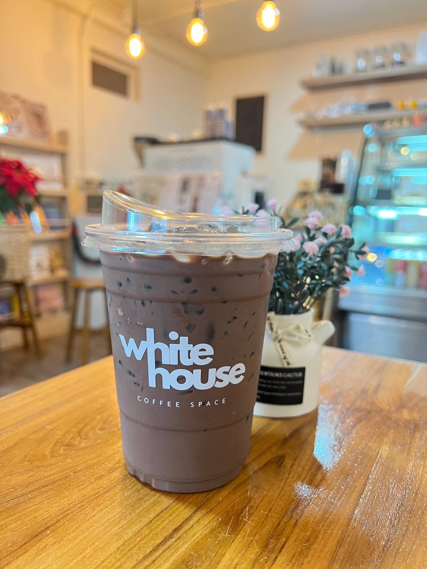 รูป White House cafe ไวท์เฮาส์คาเฟ่ เมืองบึงกาฬ
