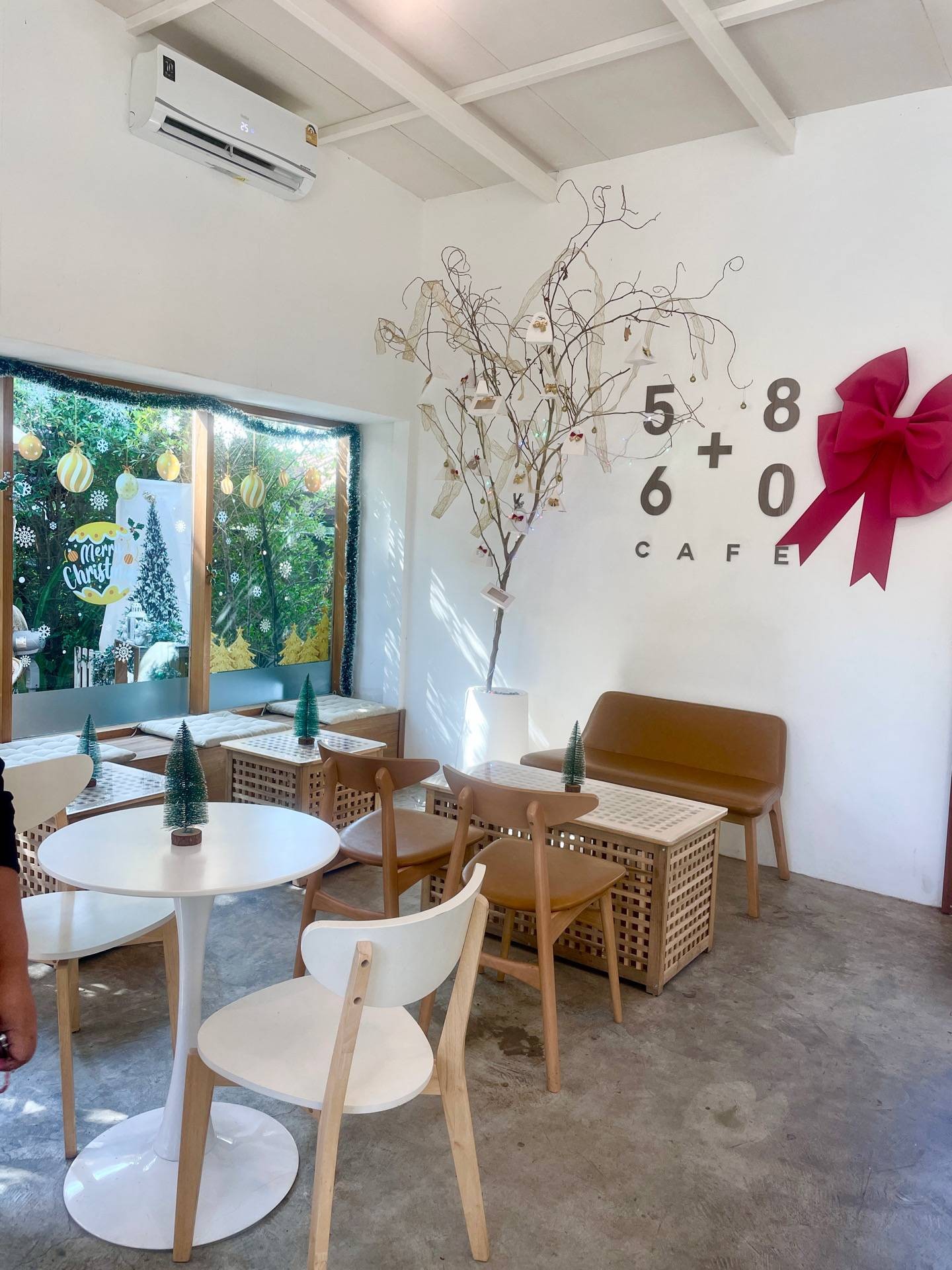 รีวิว 58+60 CAFE’ homemade cake - ร้านสวยมากกกกด