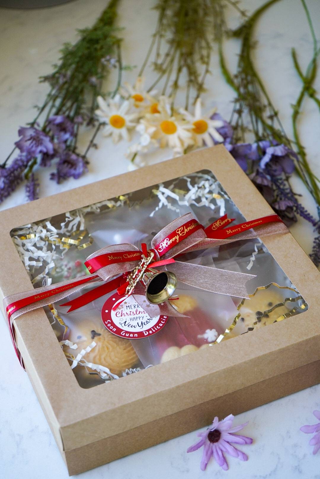 รีวิว Soon Guan Delicacies - 🎄🎅🏻 Christmas cookie box for pick up and ...