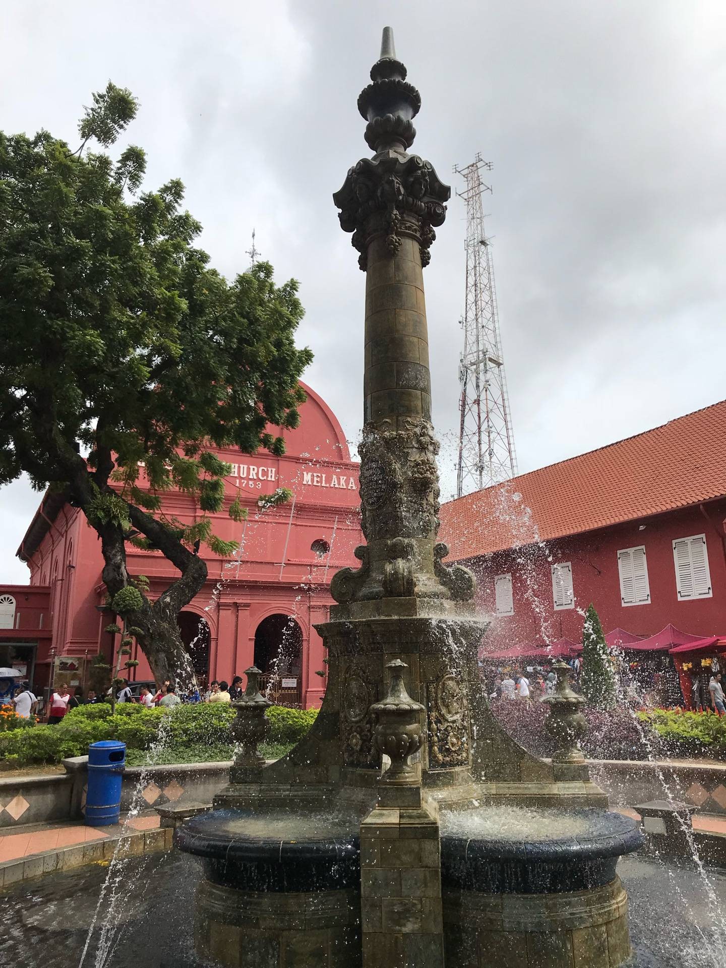 รีวิว Red Square (Dutch Square) - จตุรัสดัขท์สีแดงเด่นเป็นสง่าริมแม่น้ำ ...