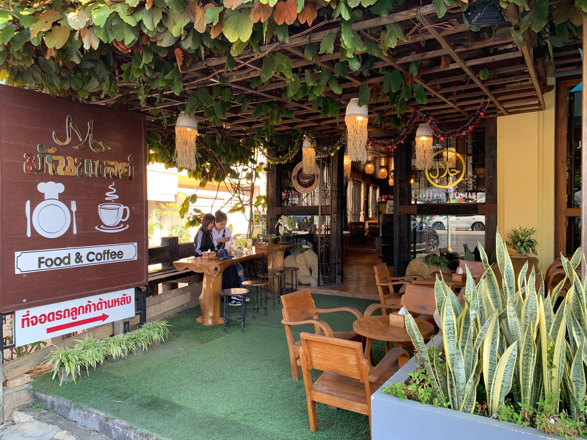 รีวิว Mandalay Cafe แม่สาย - Mandalay Food and cafe