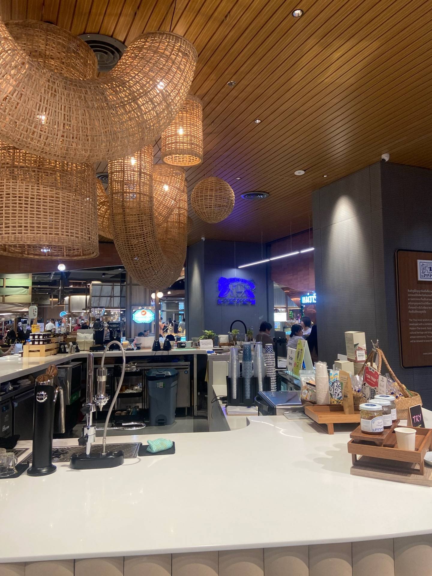 รีวิว Good Goods CentralwOrld - ชาไทยราคาสูง