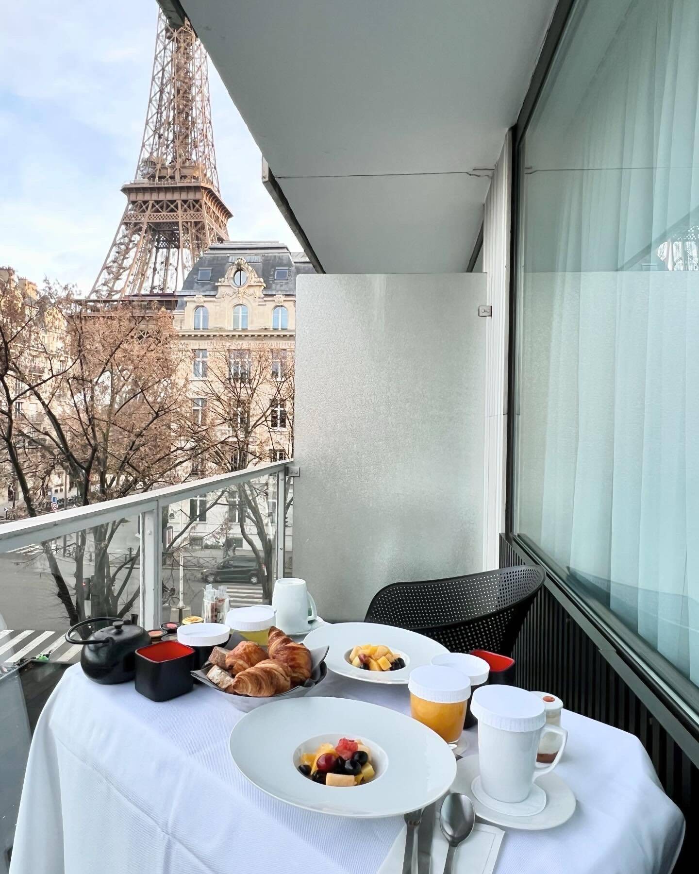 รีวิว Pullman Paris Tour Eiffel - อาหารเช้าปังๆ กับวิวหอไอเฟล
